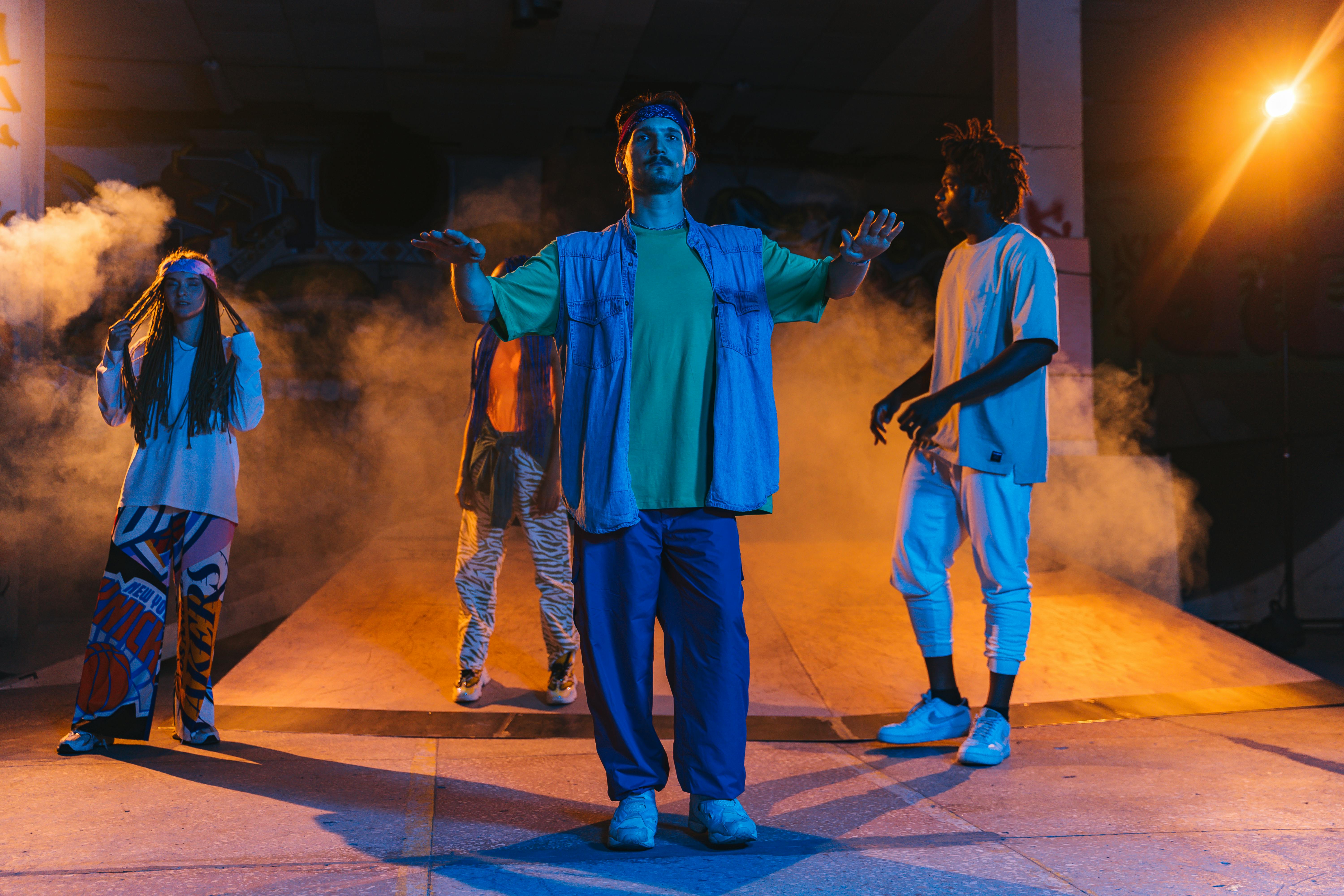 Dancers Eating Backstage Photos, Download The BEST Free Dancers Eating ...