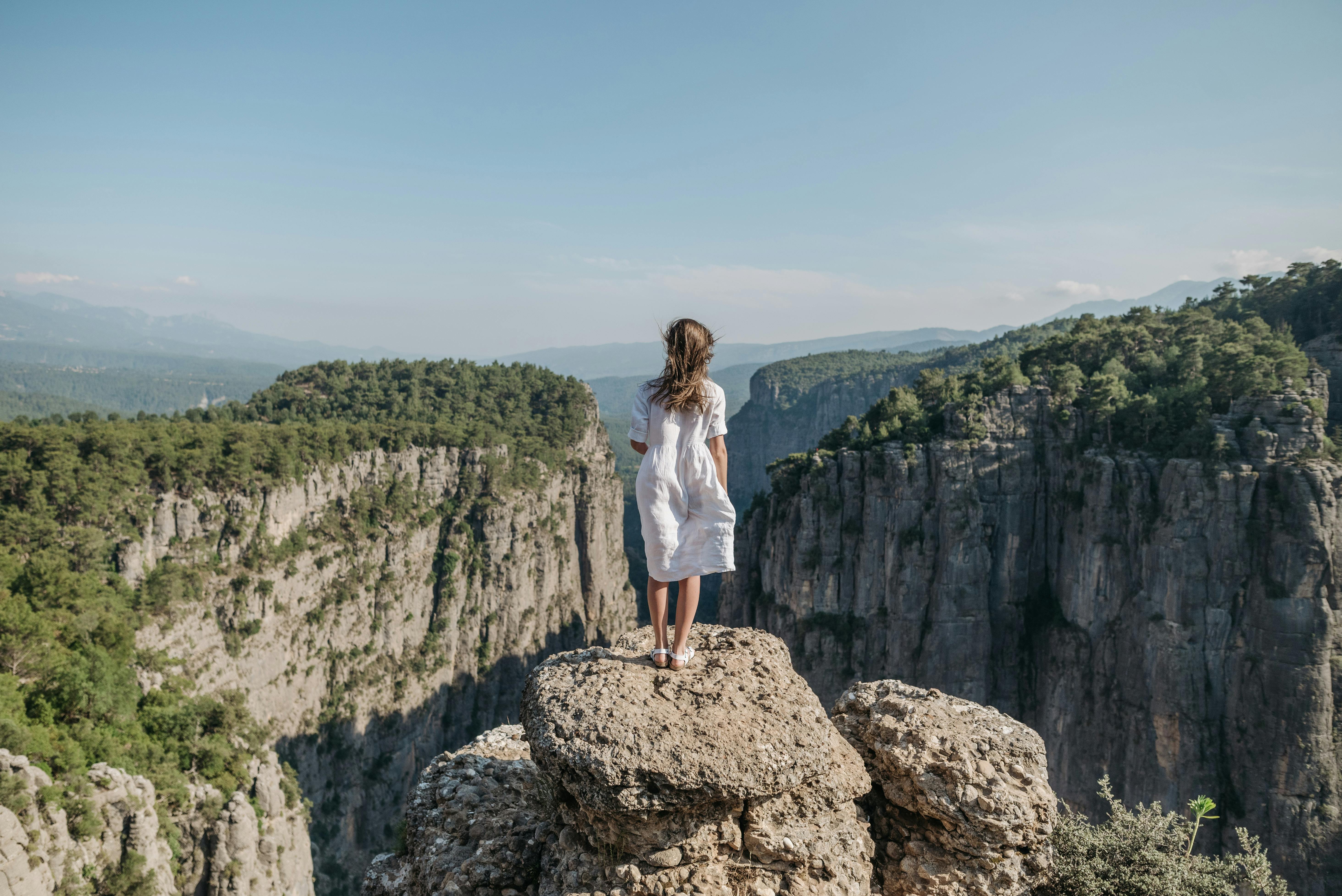 50,000+ Best Mountain Cliff Photos · 100% Free Download · Pexels Stock ...