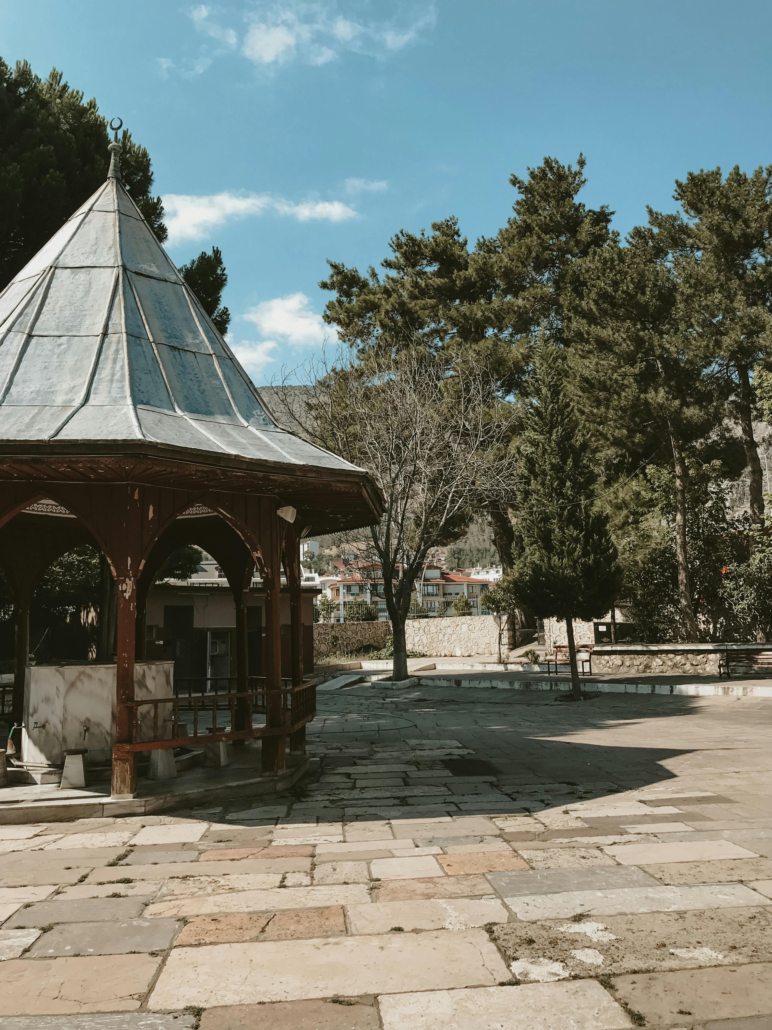 Middle of the World Nasreddin Hodja Tomb, Aksehir, Turkey · Free Stock ...