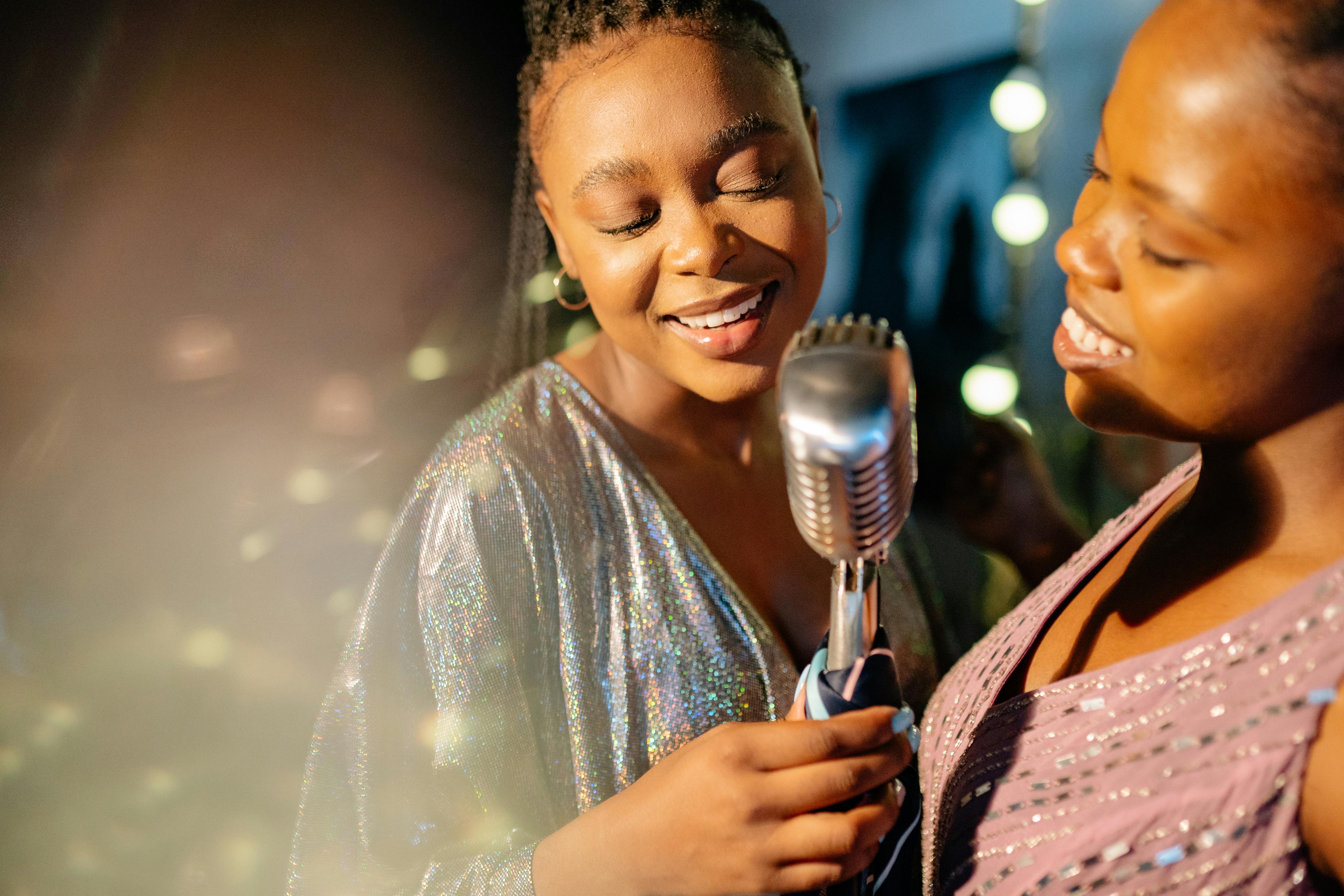 Retro Singers Photos, Download The BEST Free Retro Singers Stock Photos ...