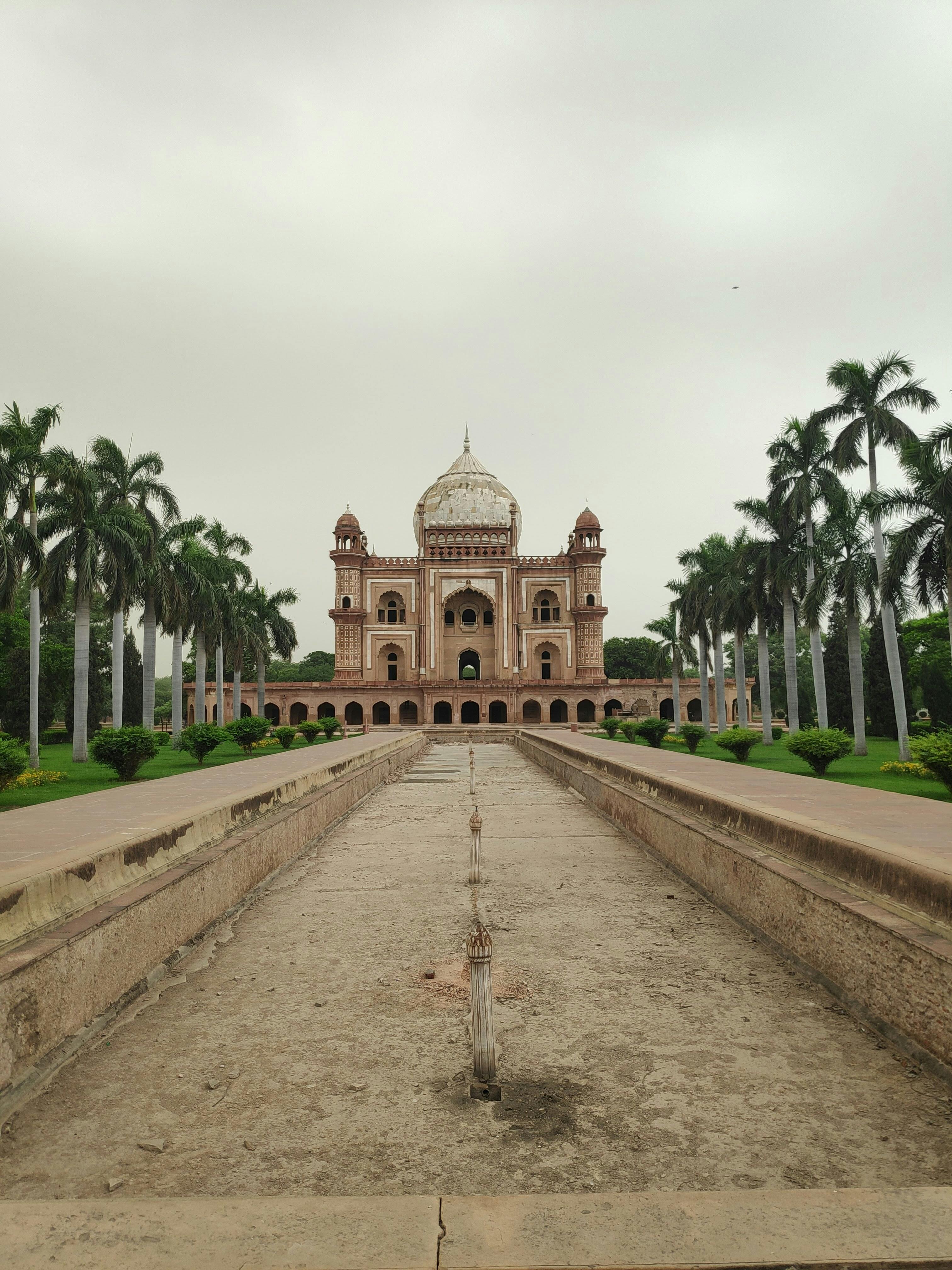 Building · Free Stock Photo