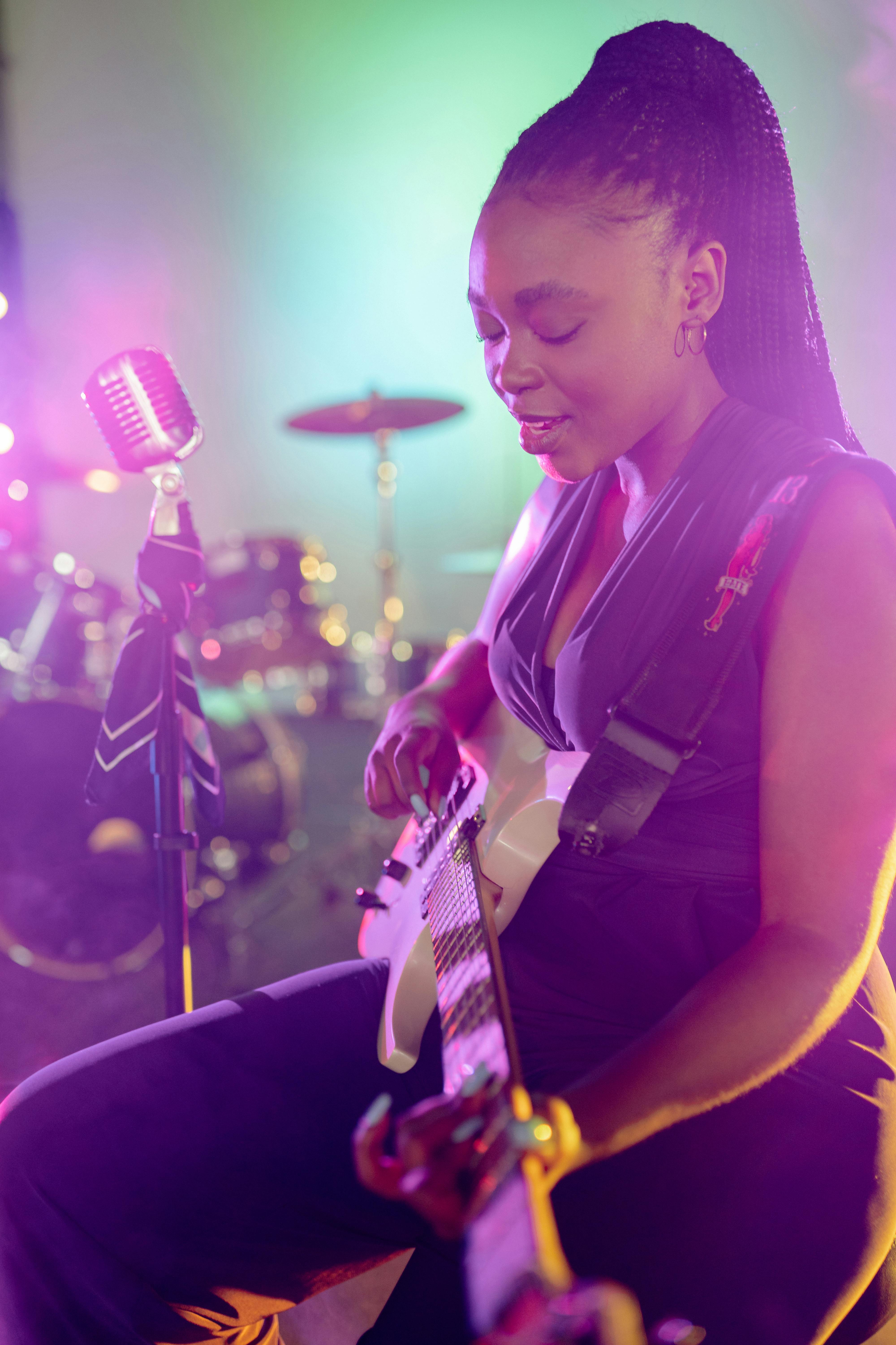 A People Performing Together · Free Stock Photo