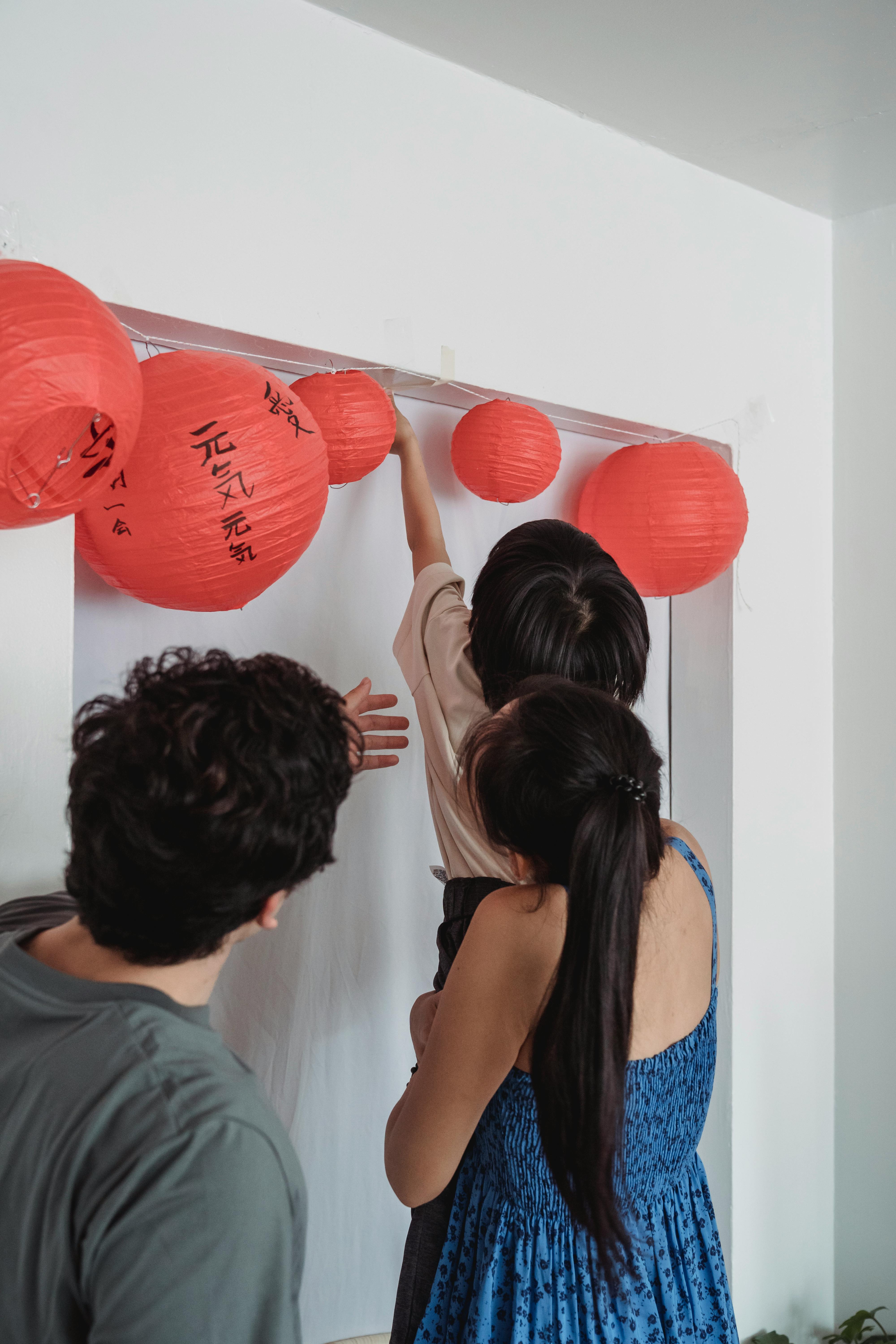 Family Hanging Out Together Photos, Download The BEST Free Family ...