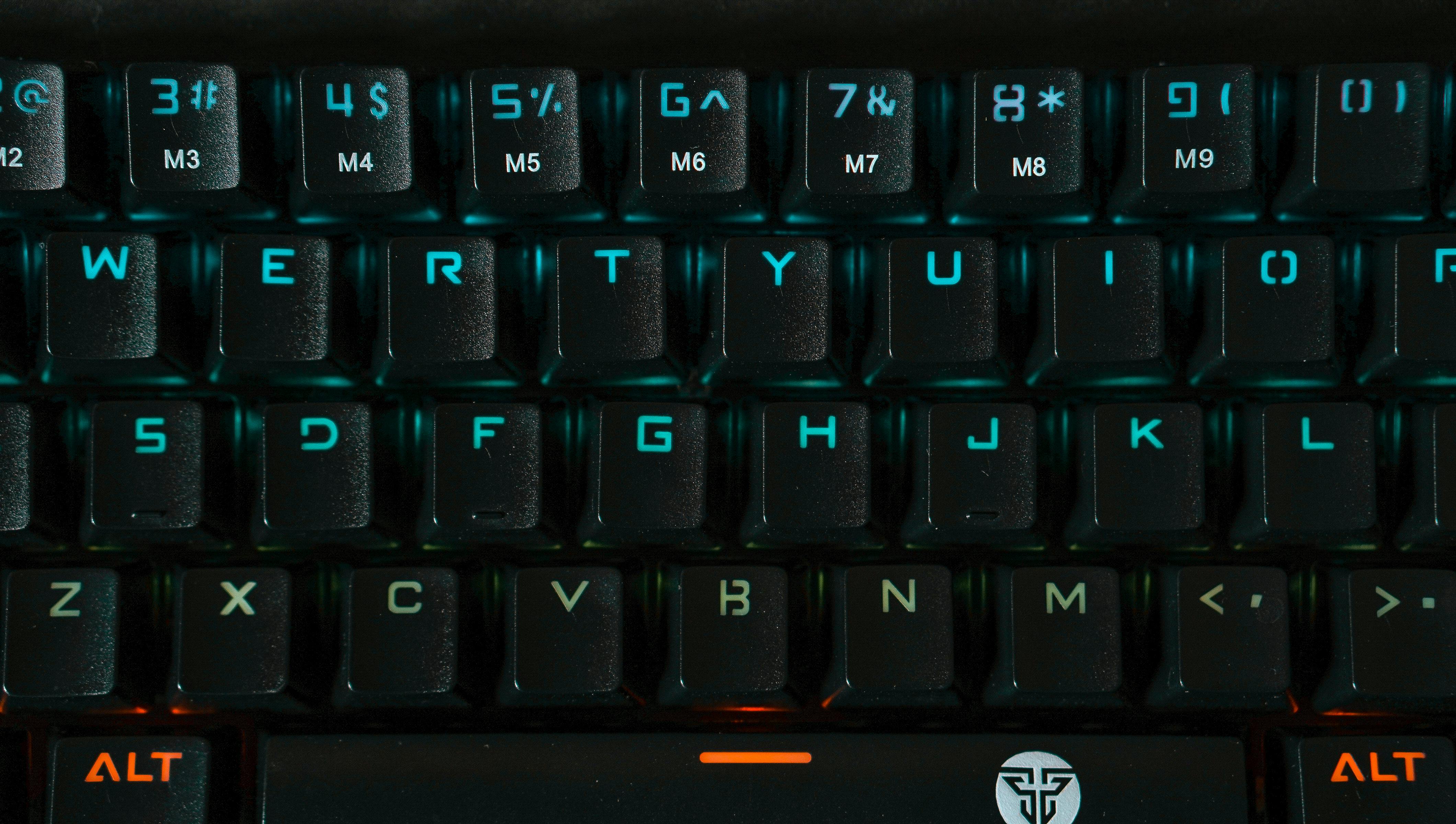 Close-up Photography of Keyboard · Free Stock Photo