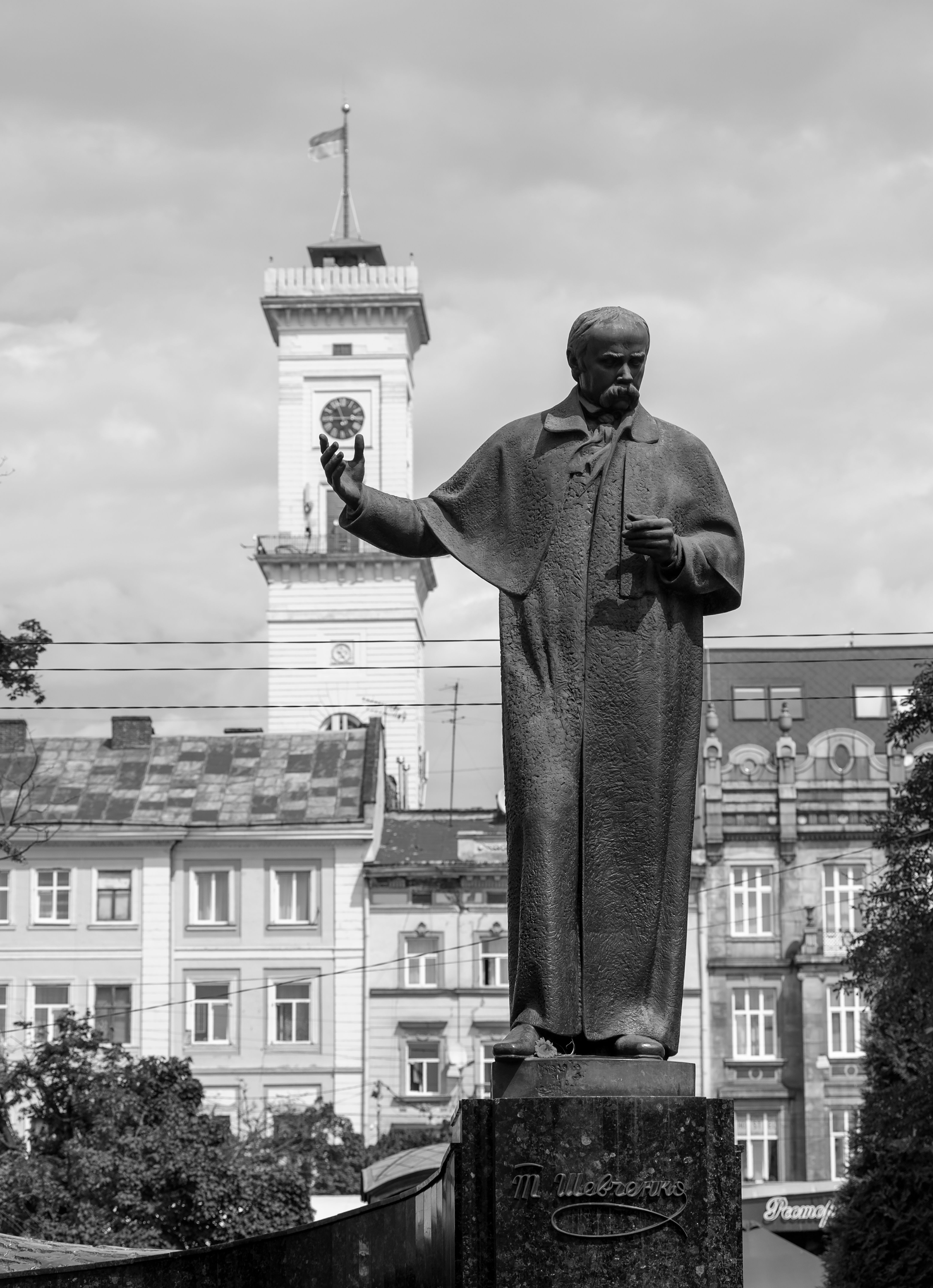 Grayscale Photo of Concrete Statue · Free Stock Photo