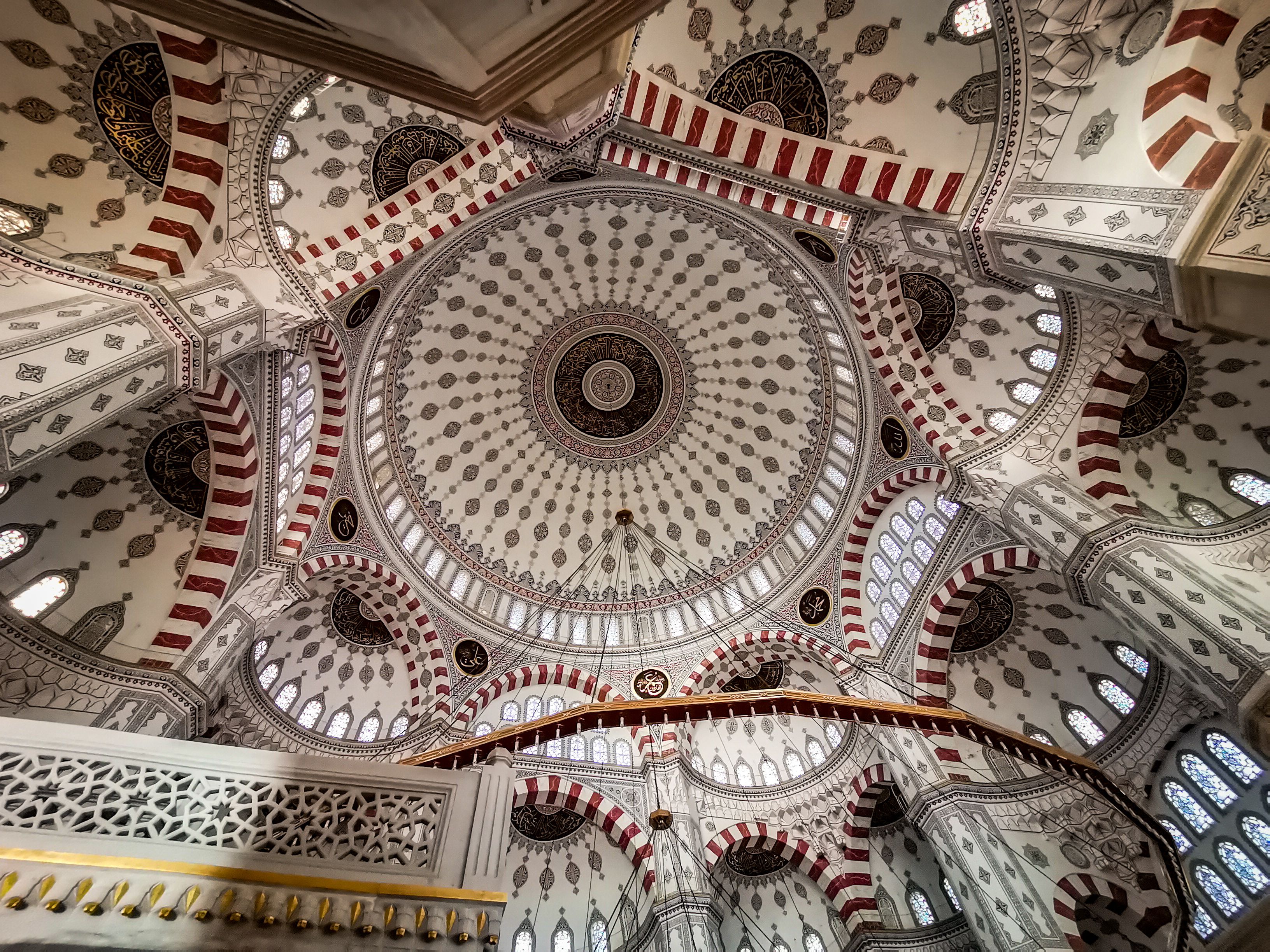 Ornamented Interior of Mosque · Free Stock Photo