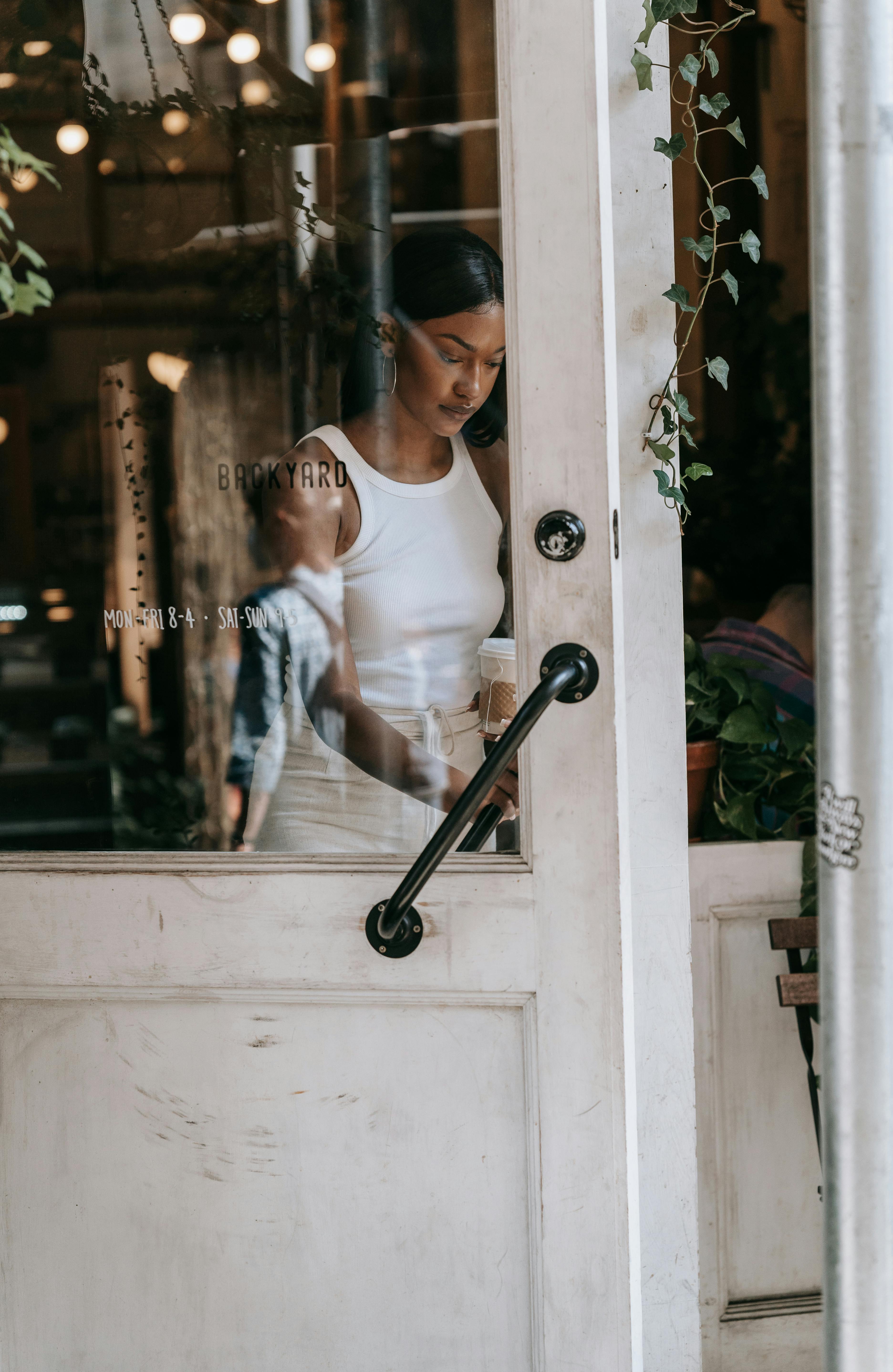 Woman behind Door · Free Stock Photo