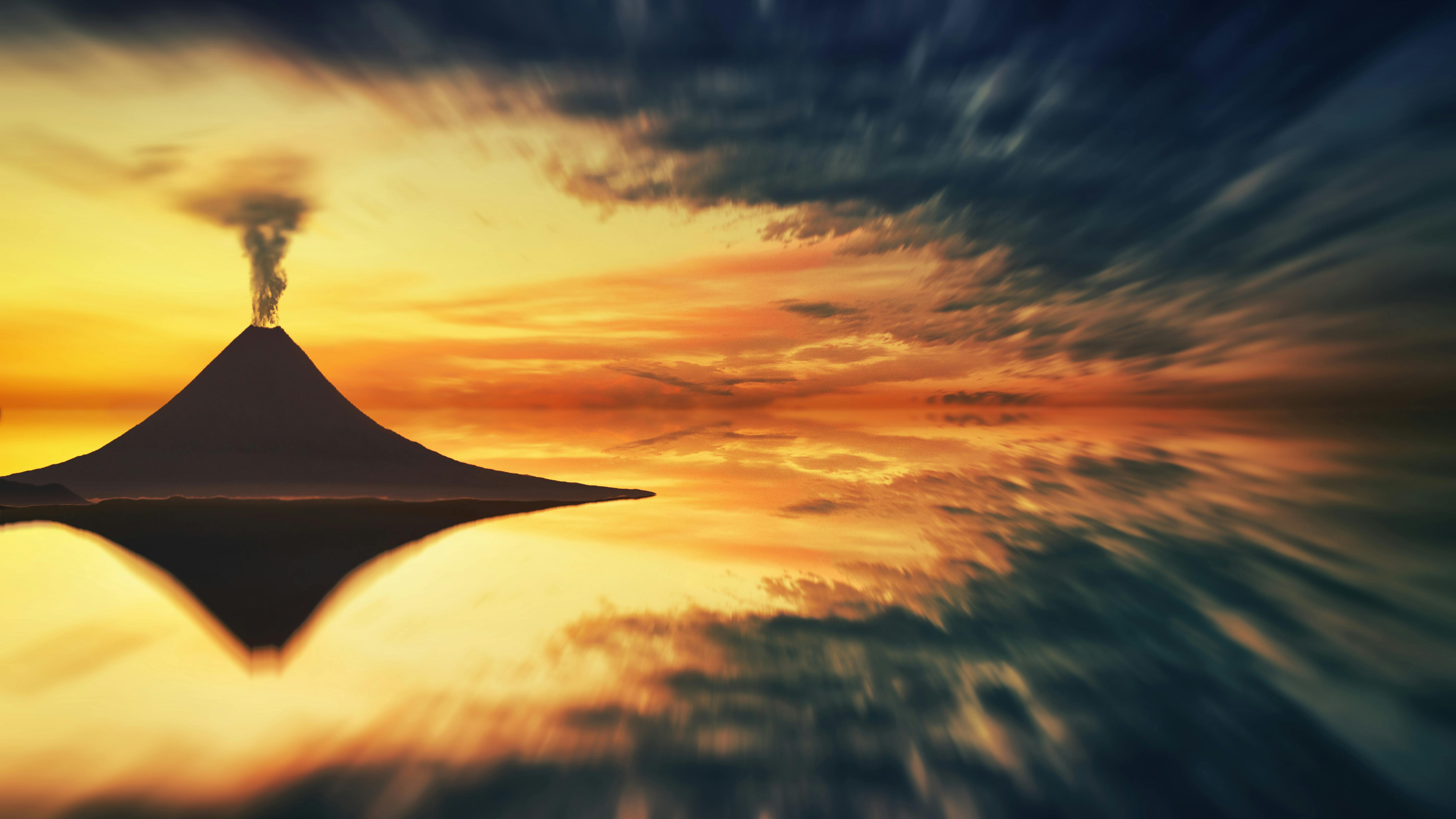 Clouds over Volcano · Free Stock Photo