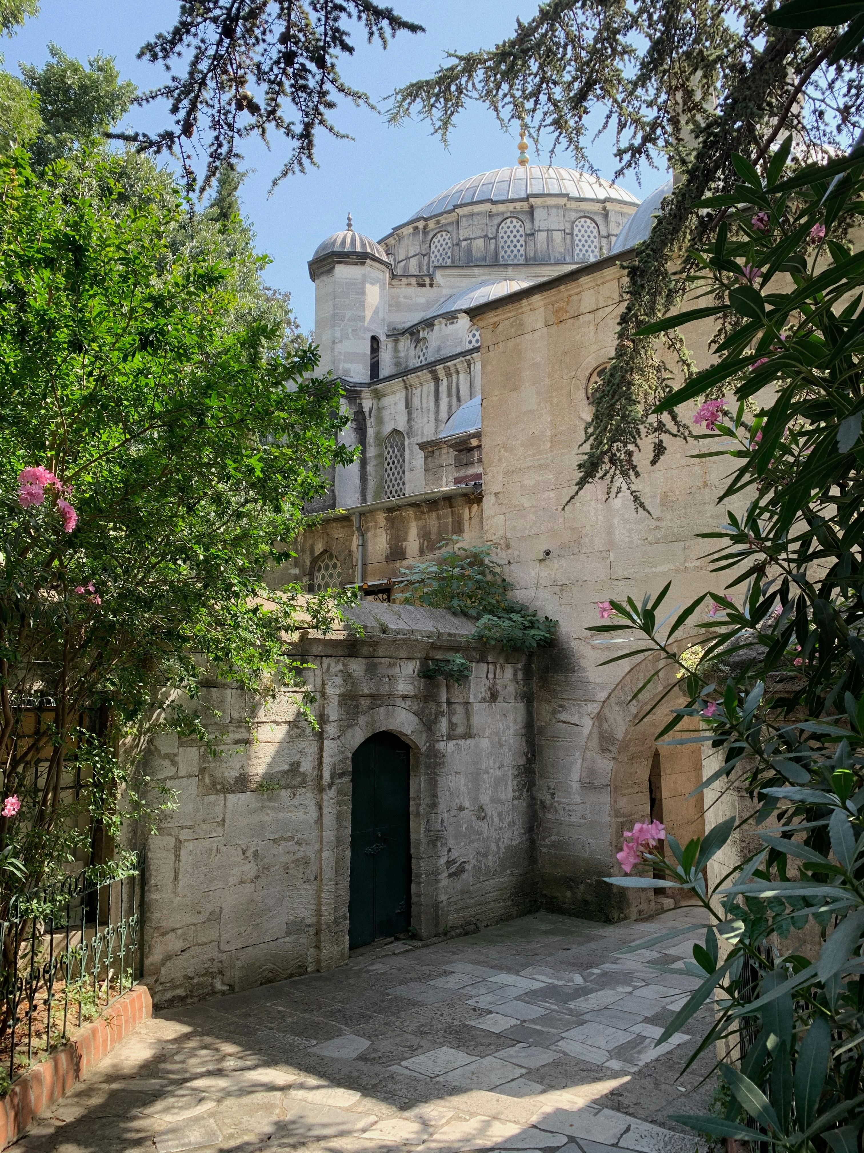 Old Traditional Mosque Building · Free Stock Photo