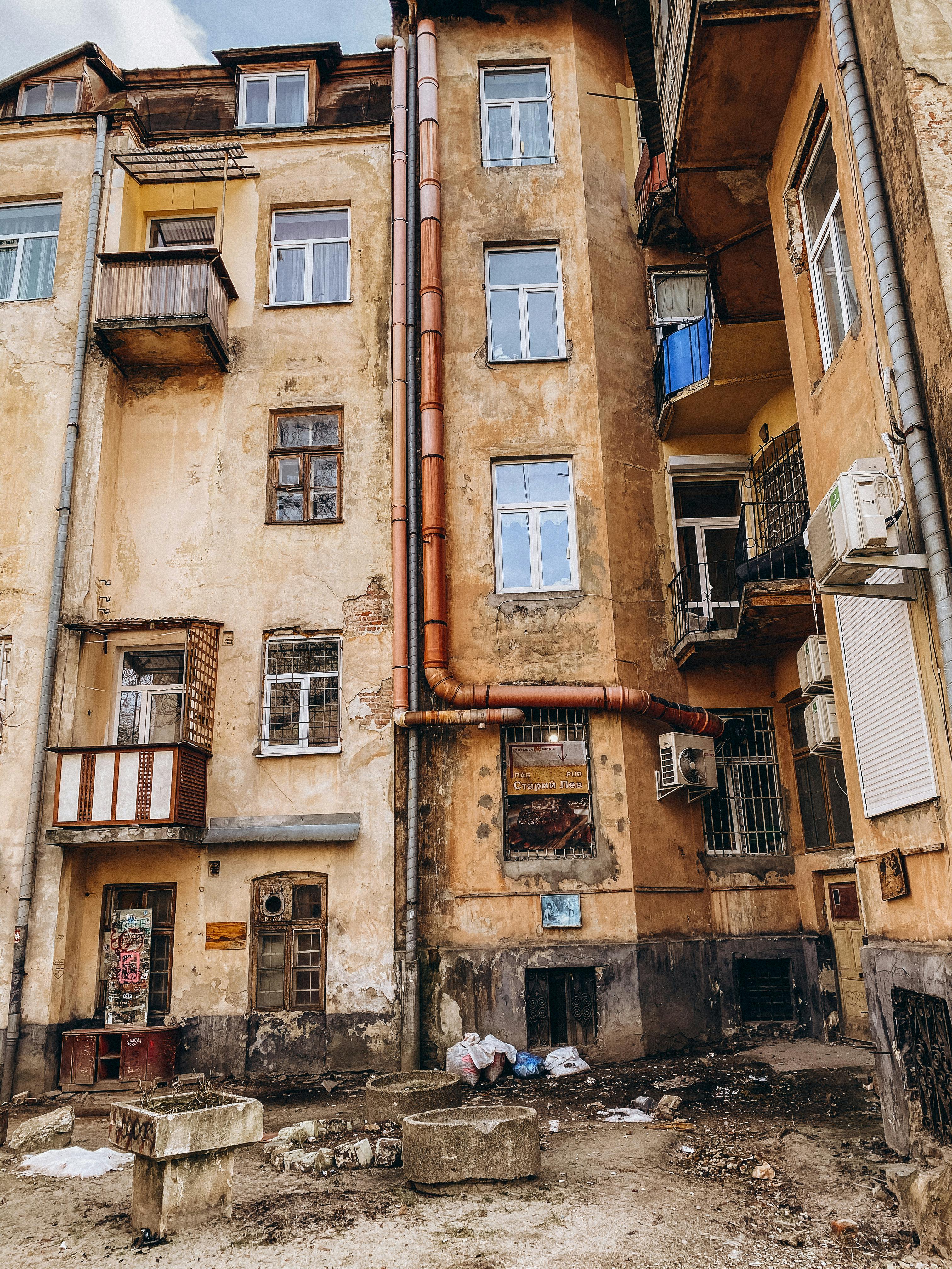 Neglected Residential Building · Free Stock Photo