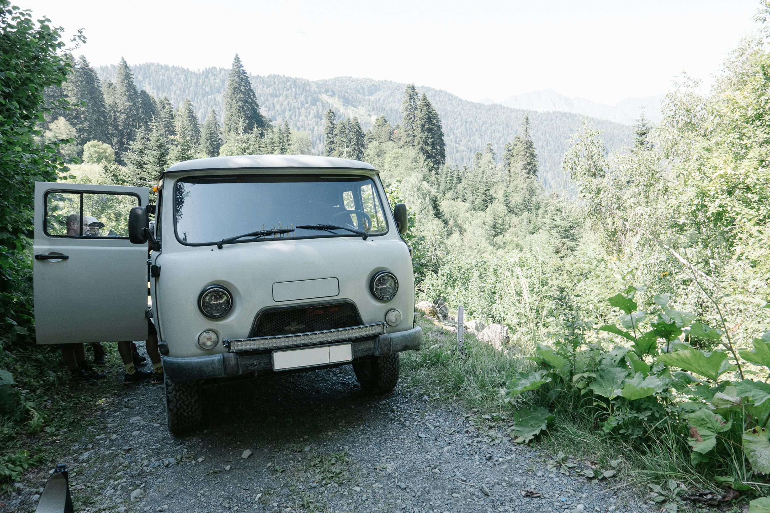 3,000+ Best Bako Trucks Photos · 100% Free Download · Pexels Stock Photos