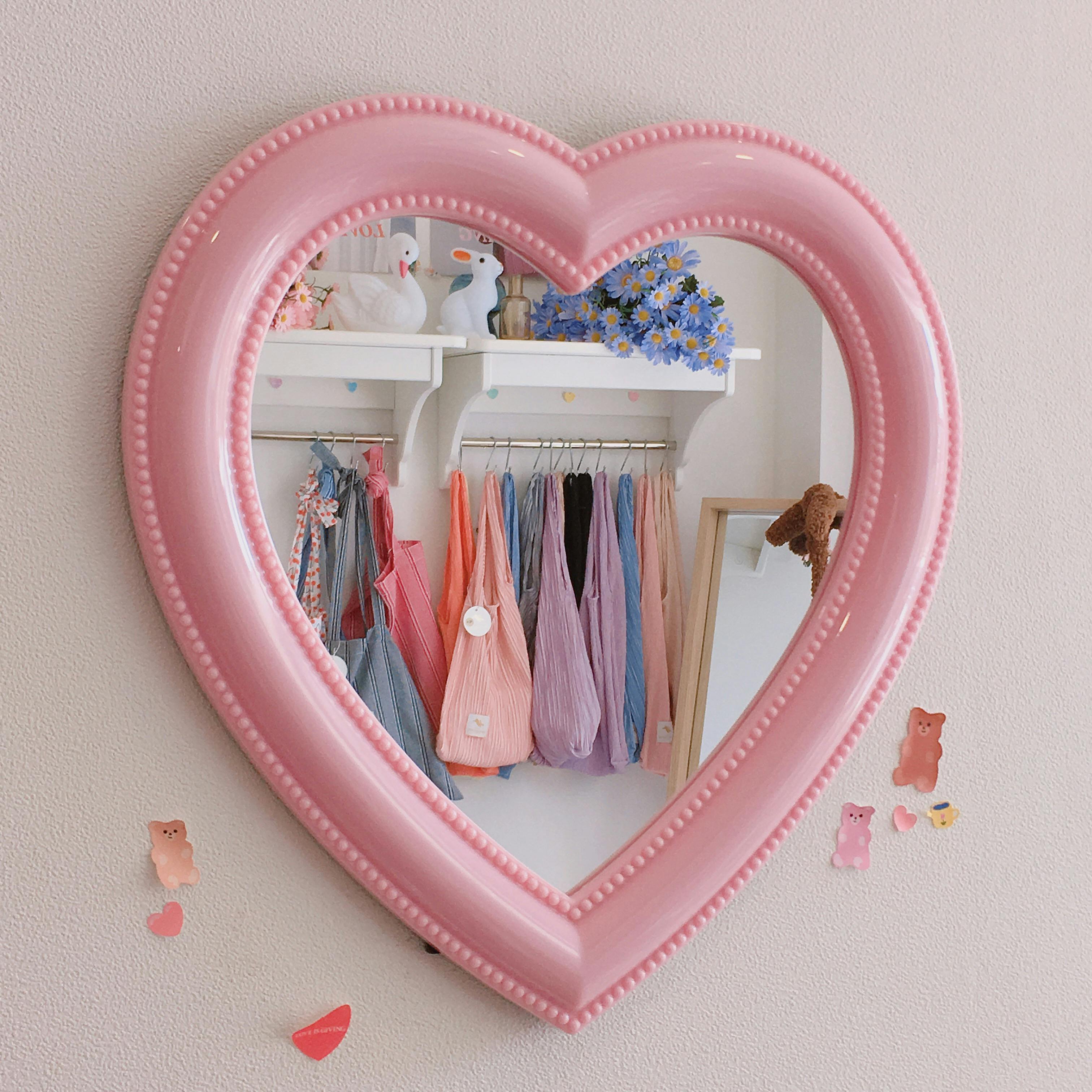 Heart Mirror on Wall · Free Stock Photo