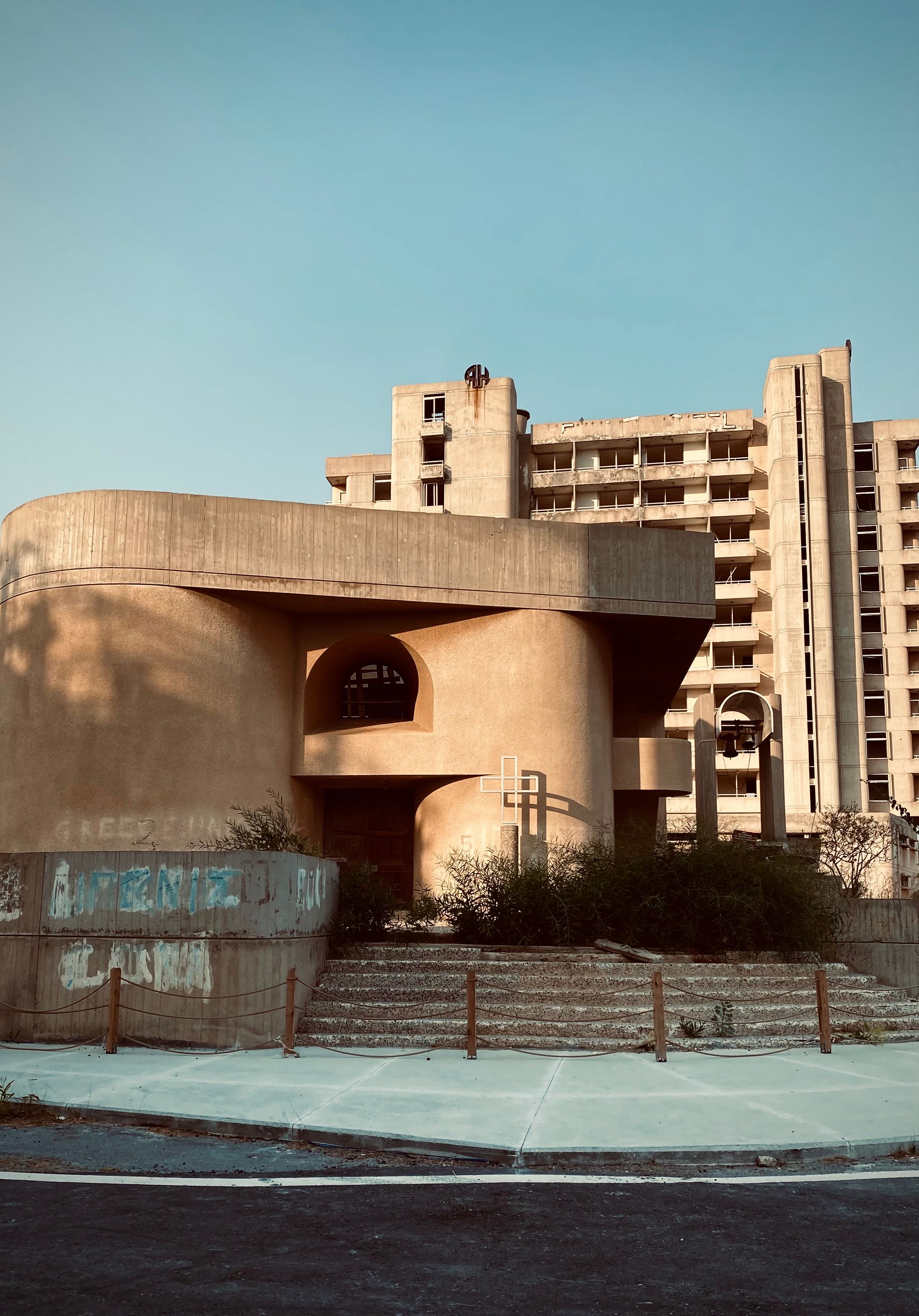 Photo of Beige Concrete Building · Free Stock Photo