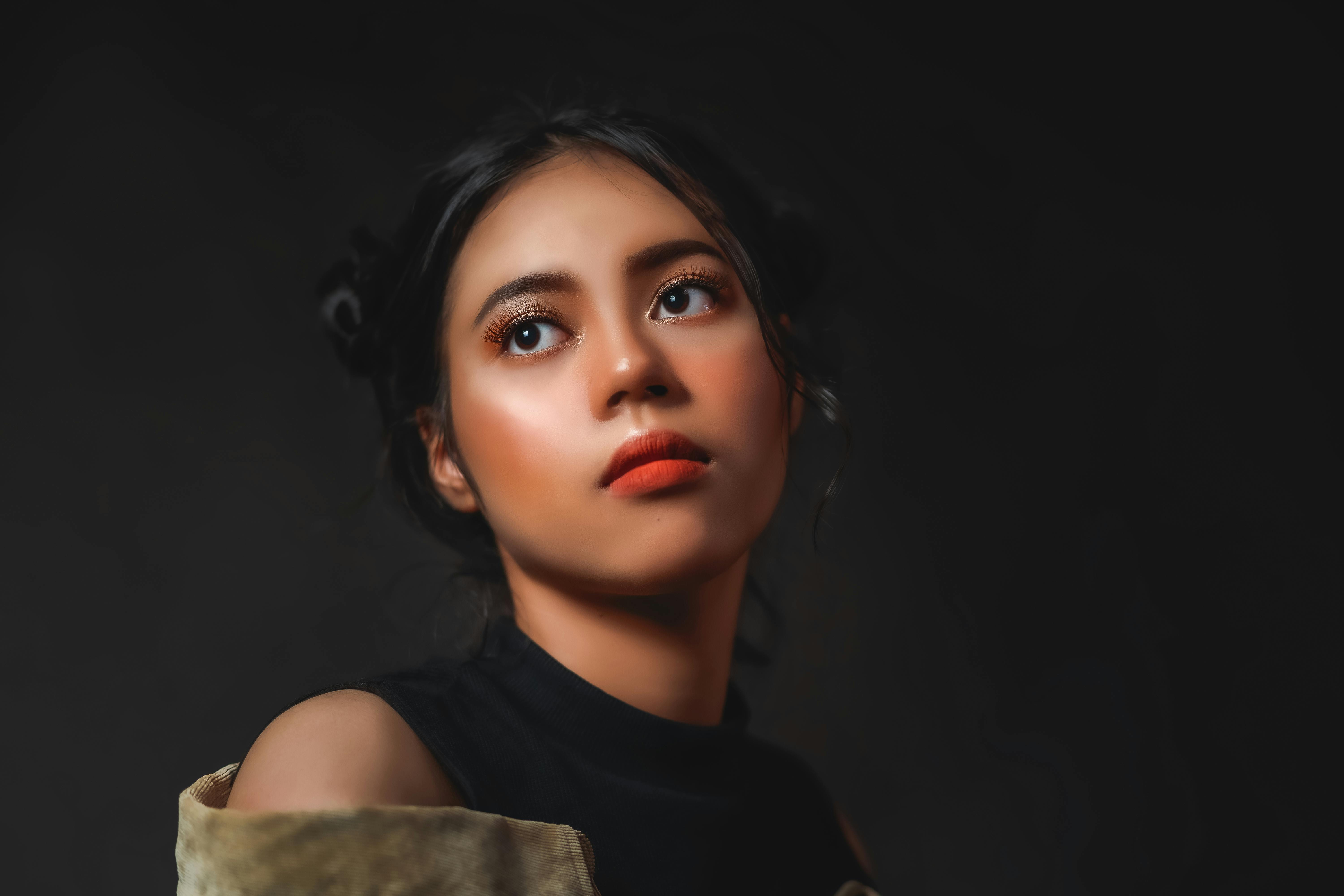 A Woman Screaming with Red Powder on Her Face · Free Stock Photo