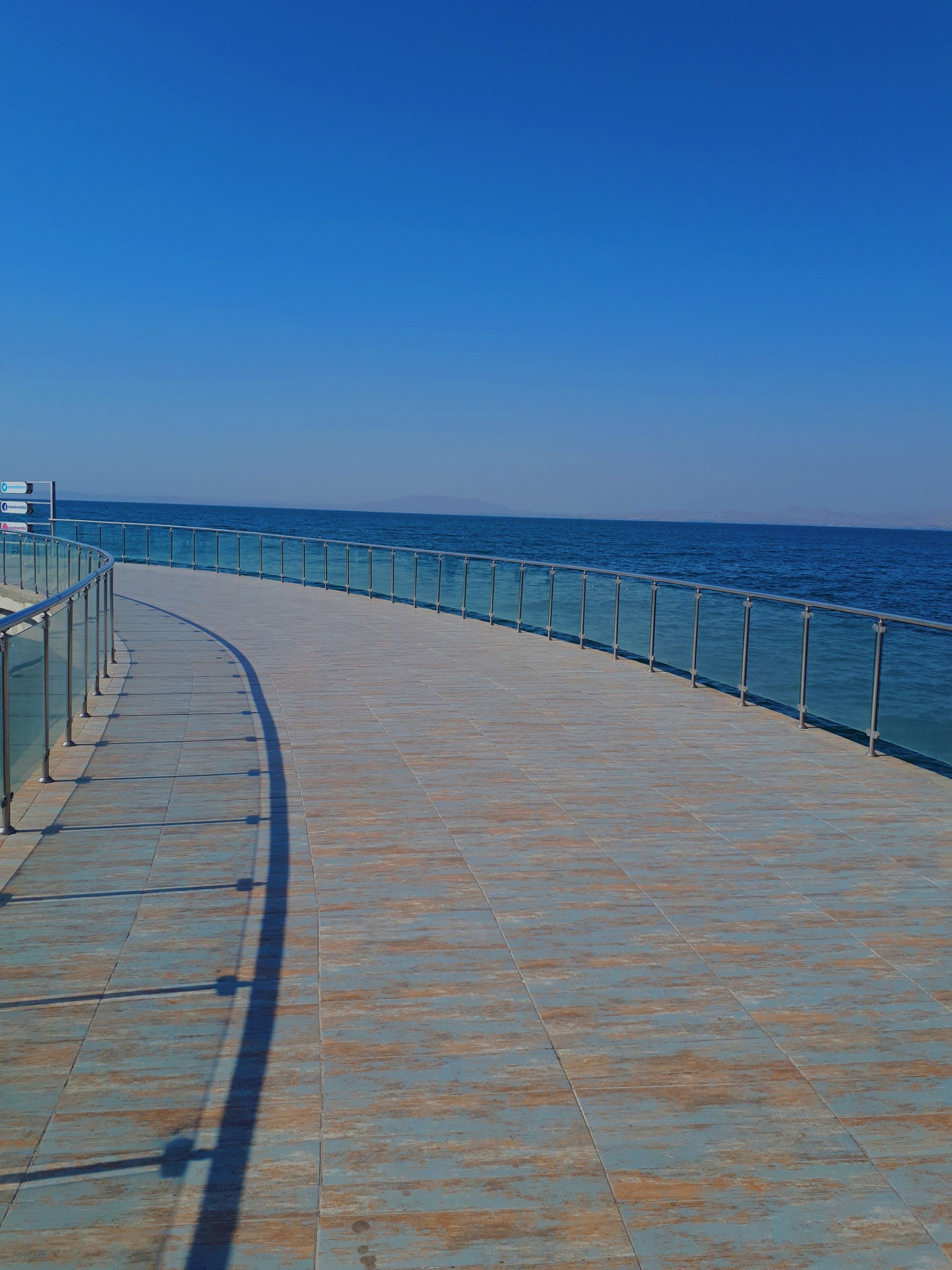 Pier with See-through Glass Barriers · Free Stock Photo