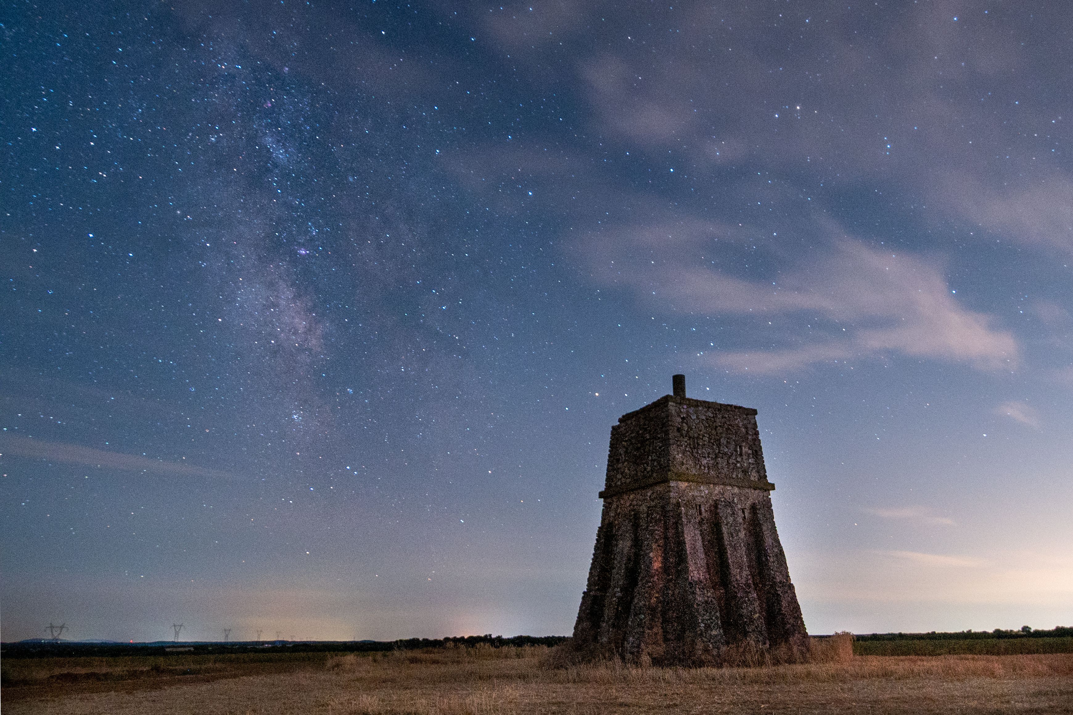 A Concrete Structure under a Starry Night Sky · Free Stock Photo