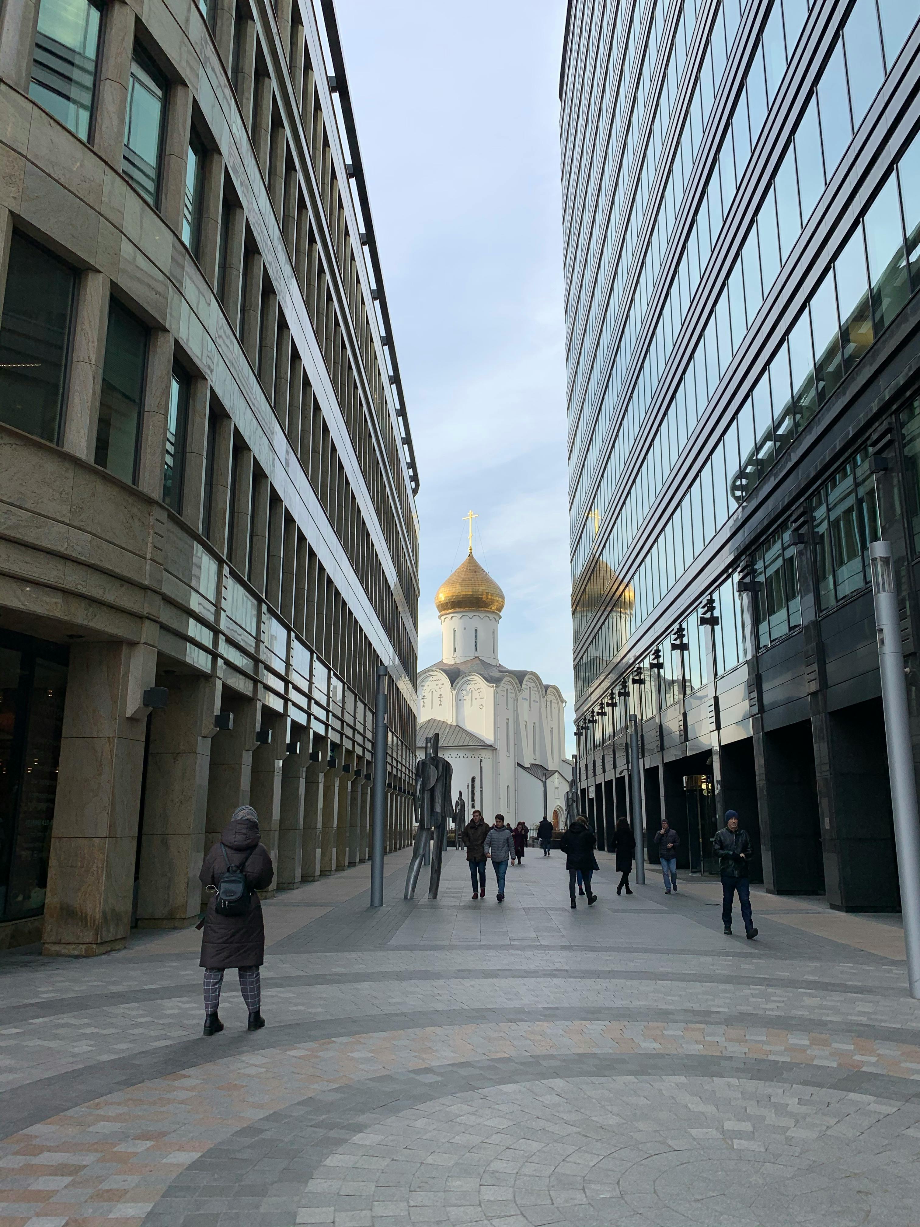 87,391+ Best Free Walking on road Stock Photos & Images · 100% Royalty ...