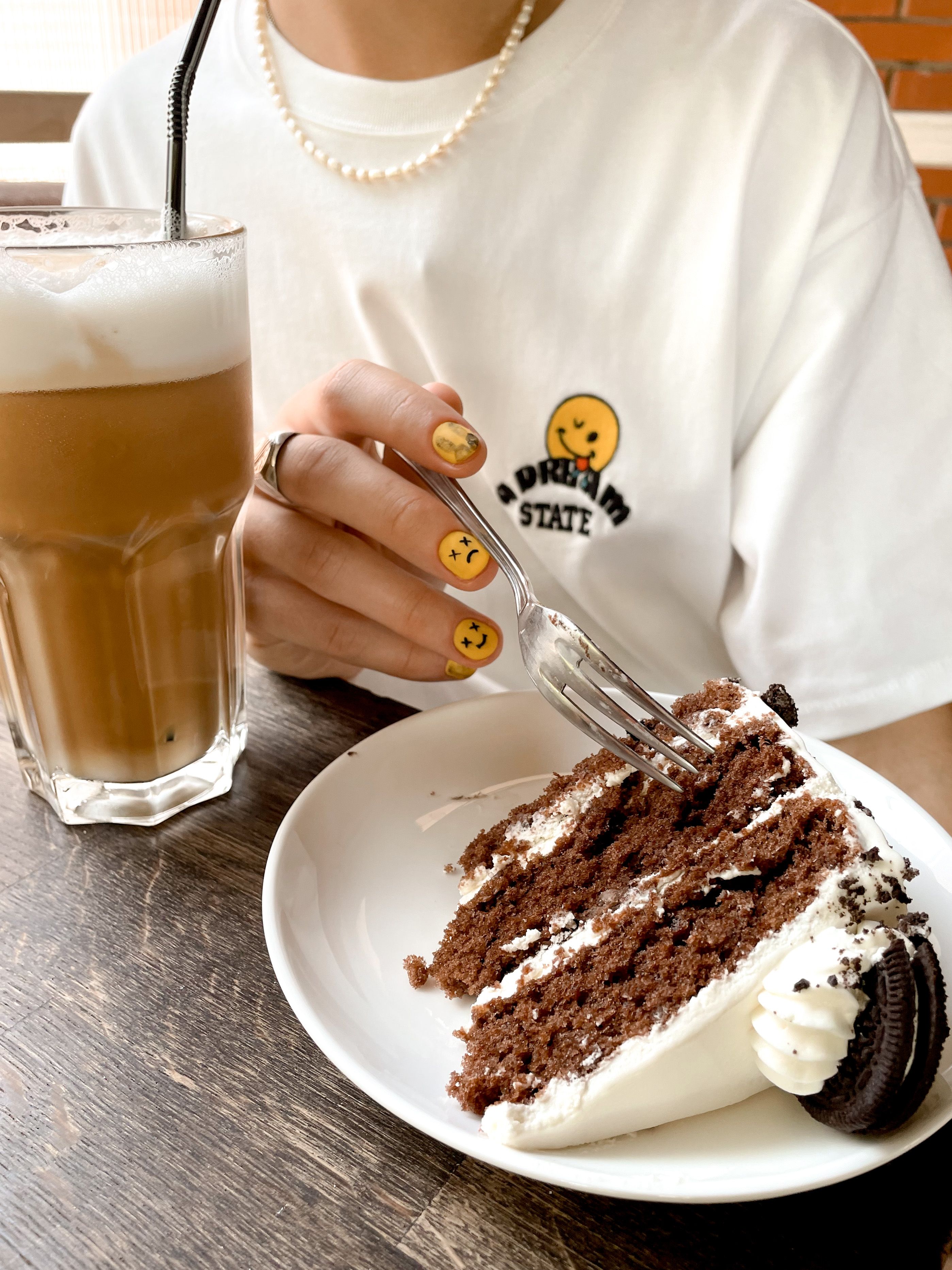 Person Holding a Cake · Free Stock Photo