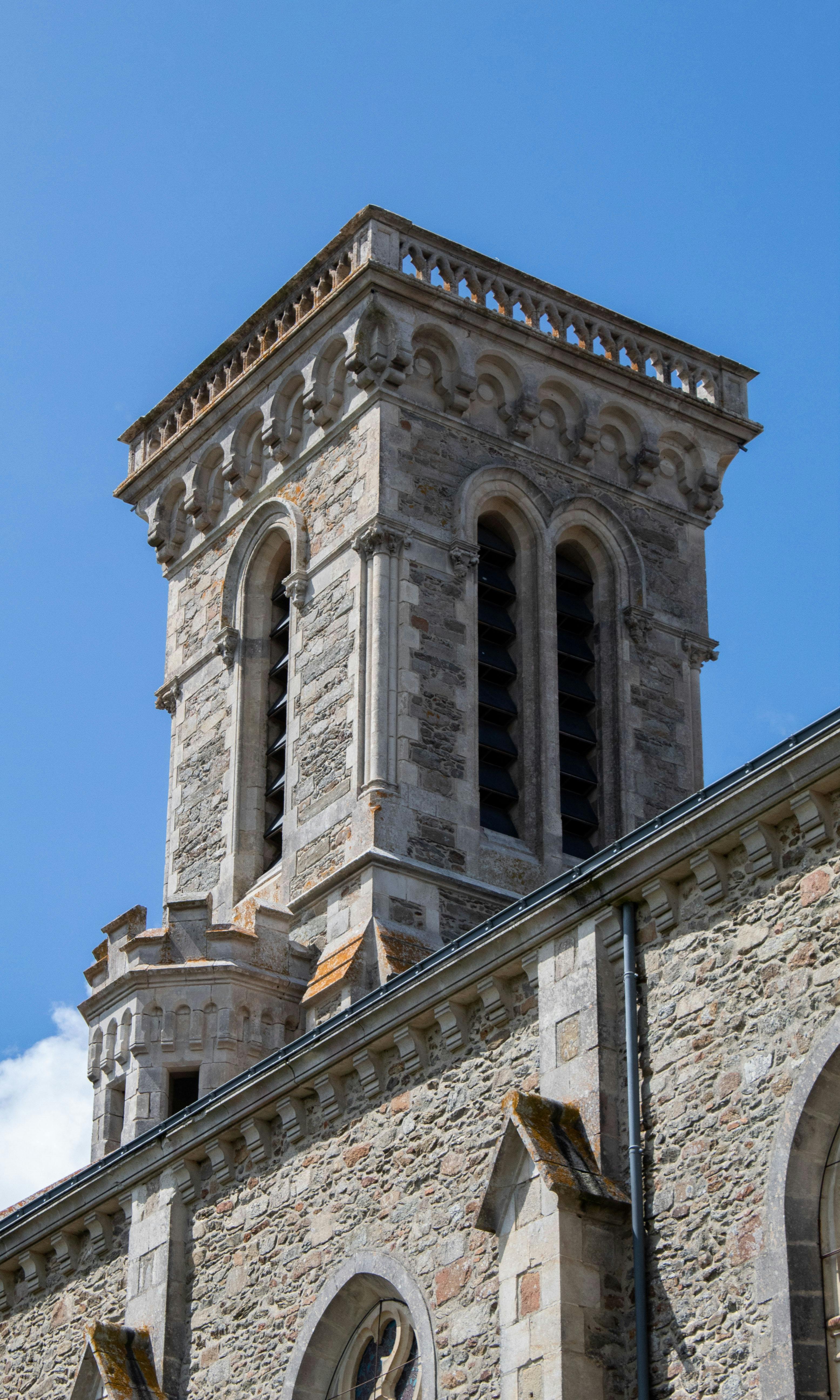 Modern Architectural Exterior Design of a Building · Free Stock Photo