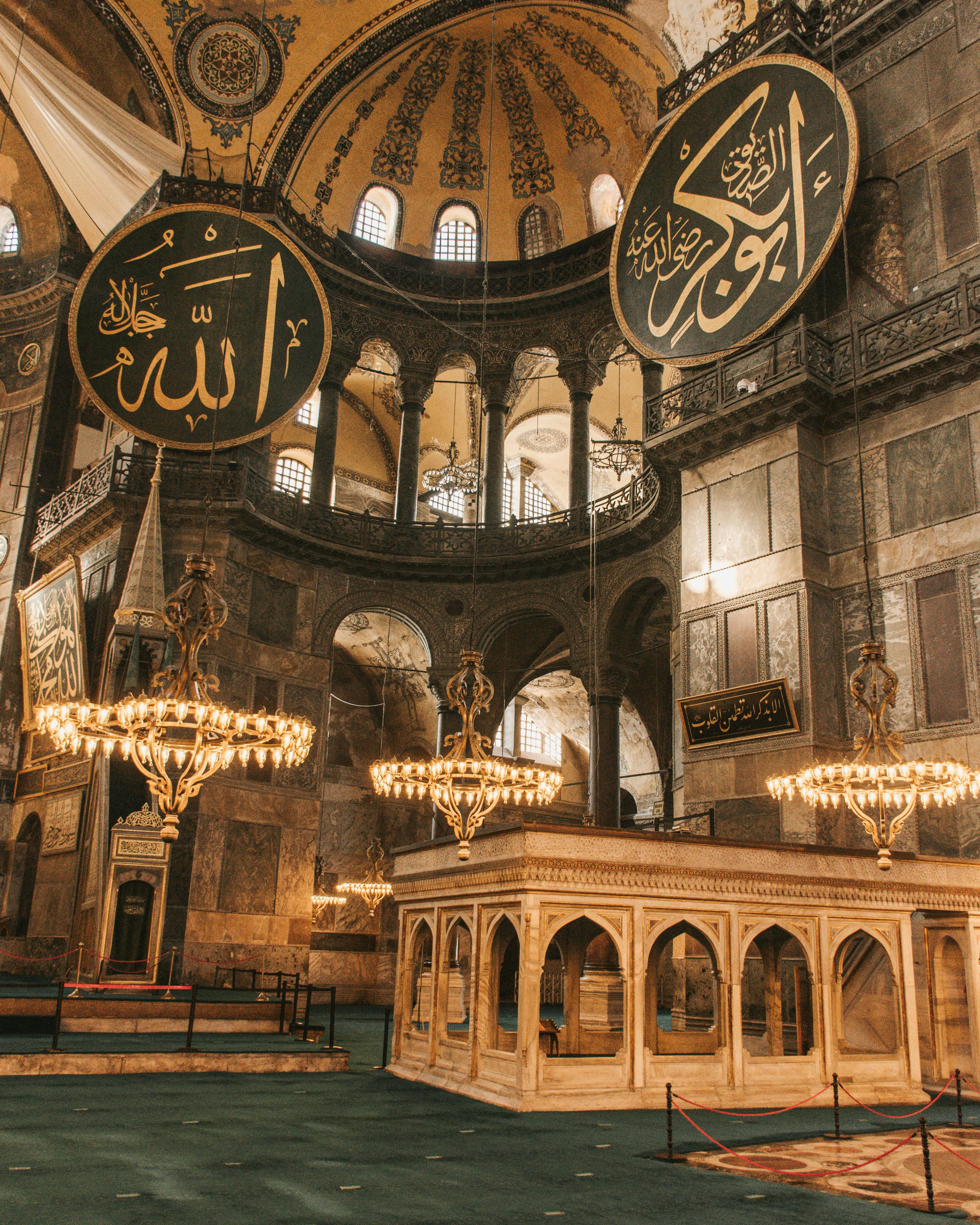 Clear Sky over White Mosque · Free Stock Photo