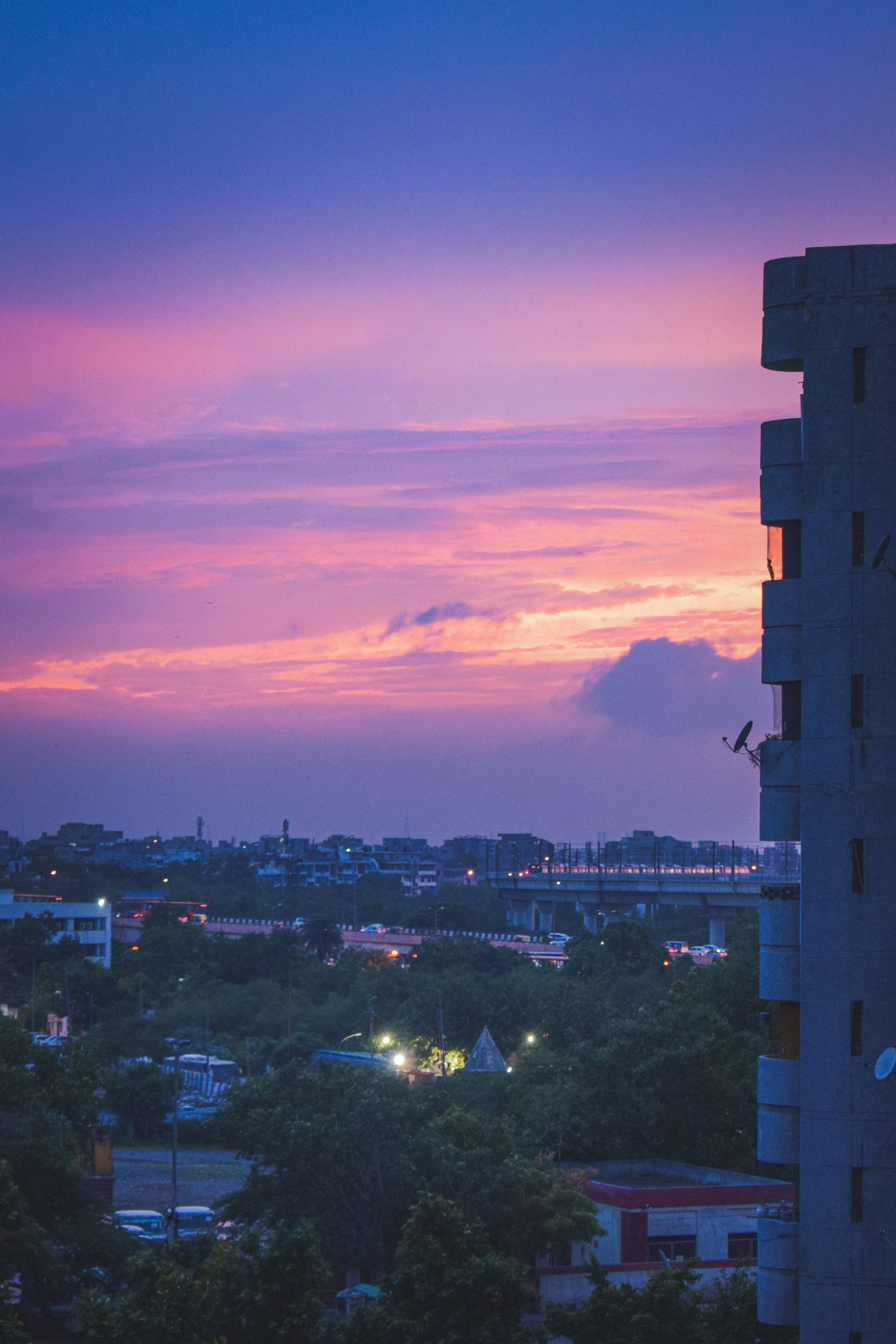 City at Dawn · Free Stock Photo