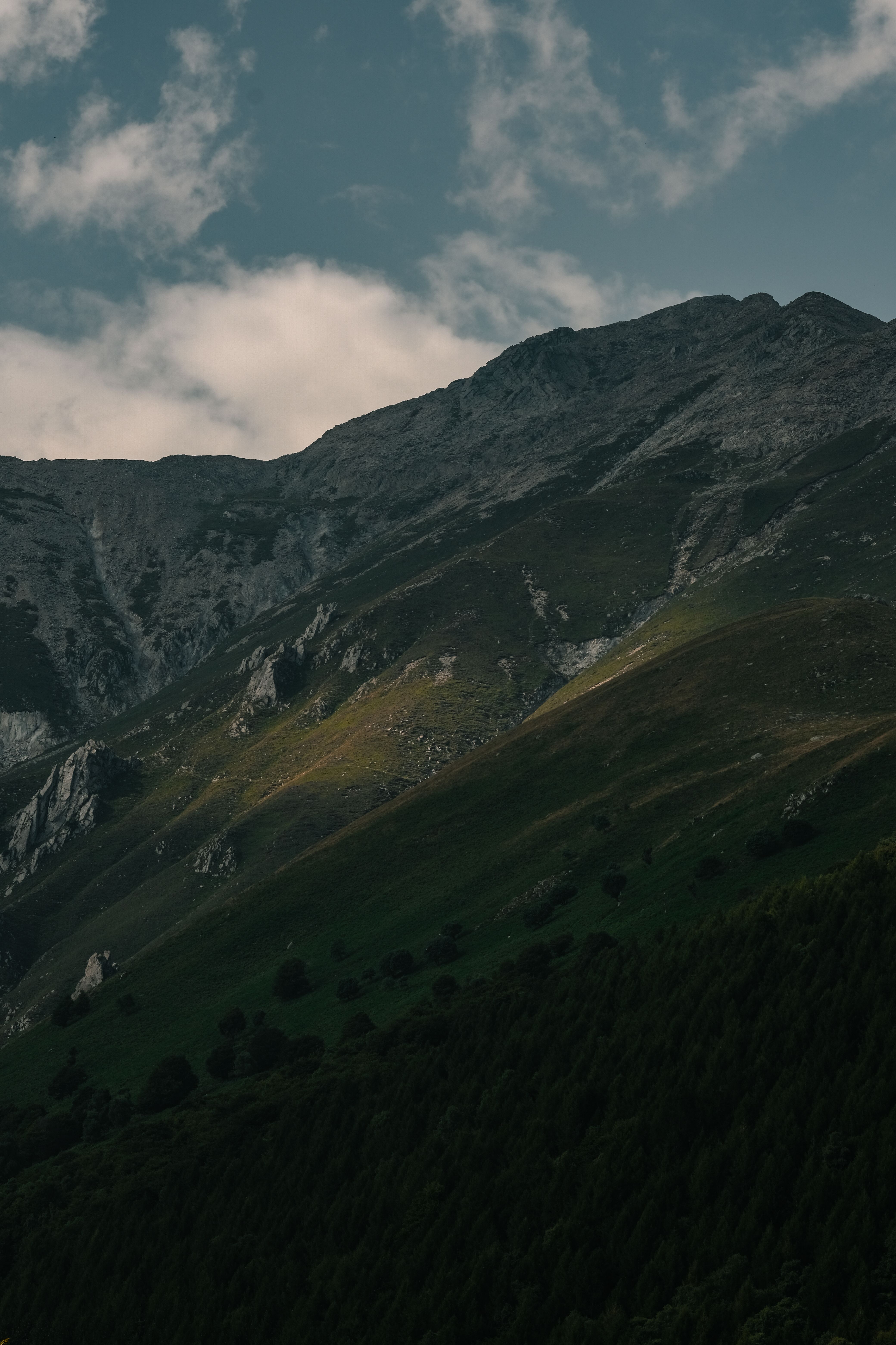 Low-Angle Shot of a Mountain · Free Stock Photo