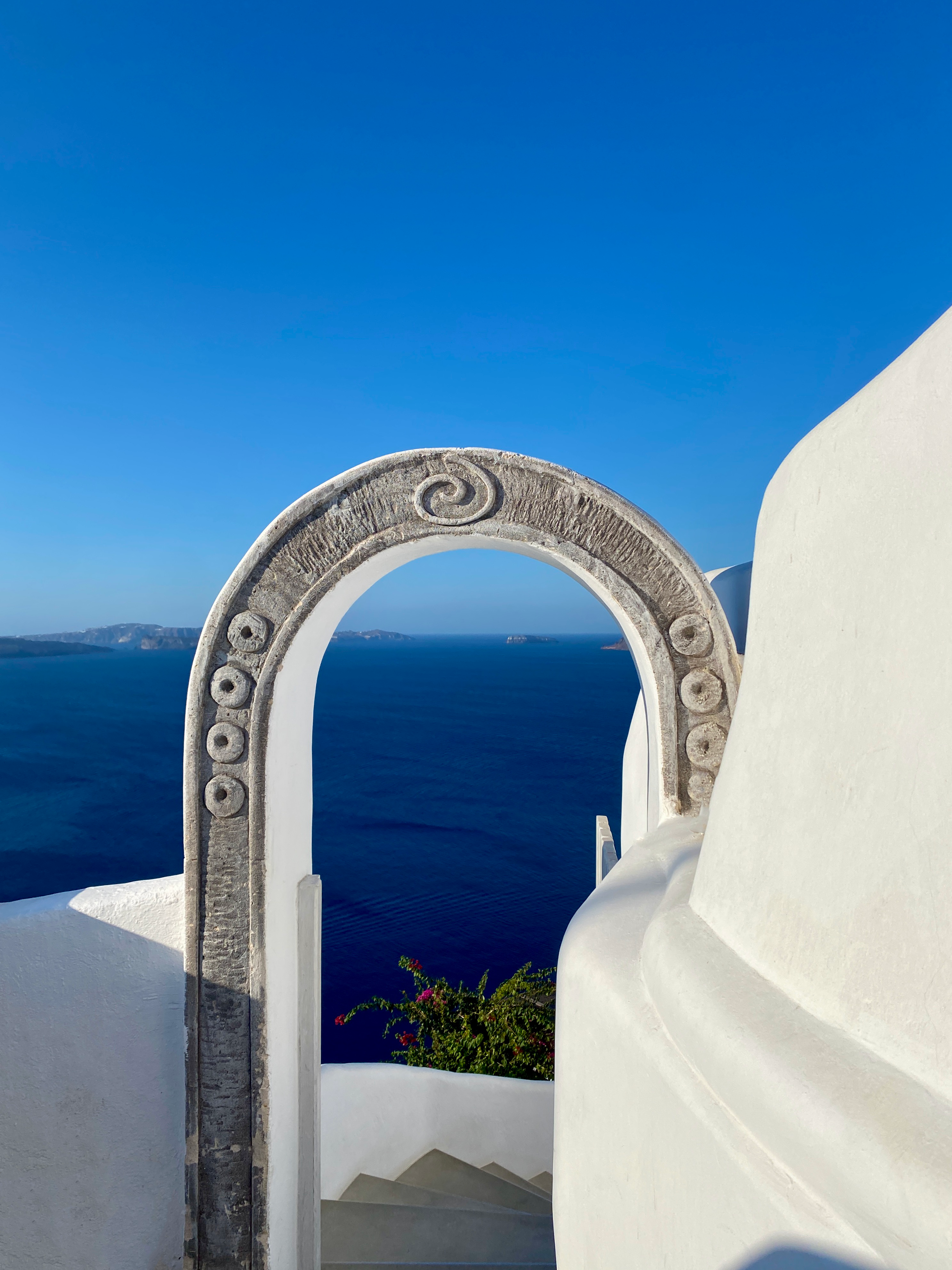 An Arch At The Top of the Stairway · Free Stock Photo