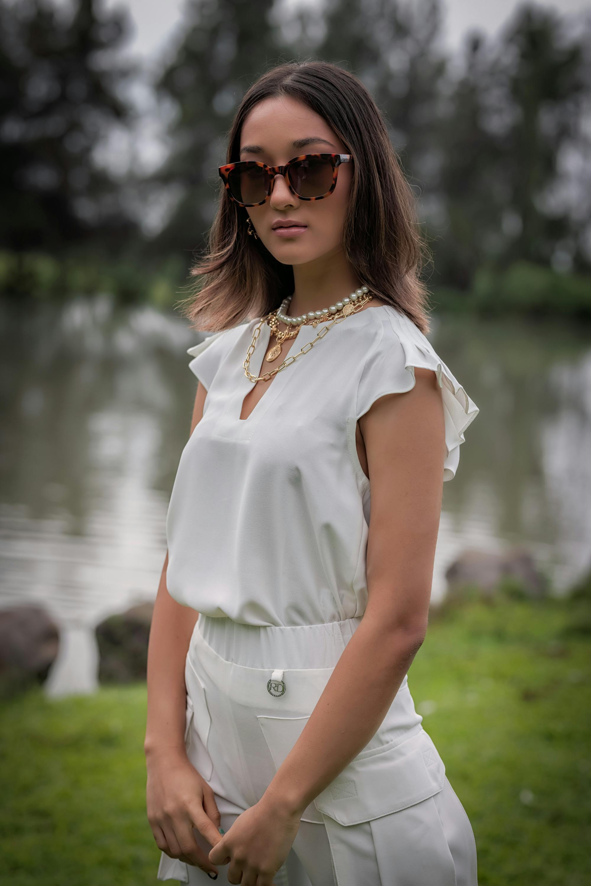 Side View Photography of a Beautiful Woman · Free Stock Photo