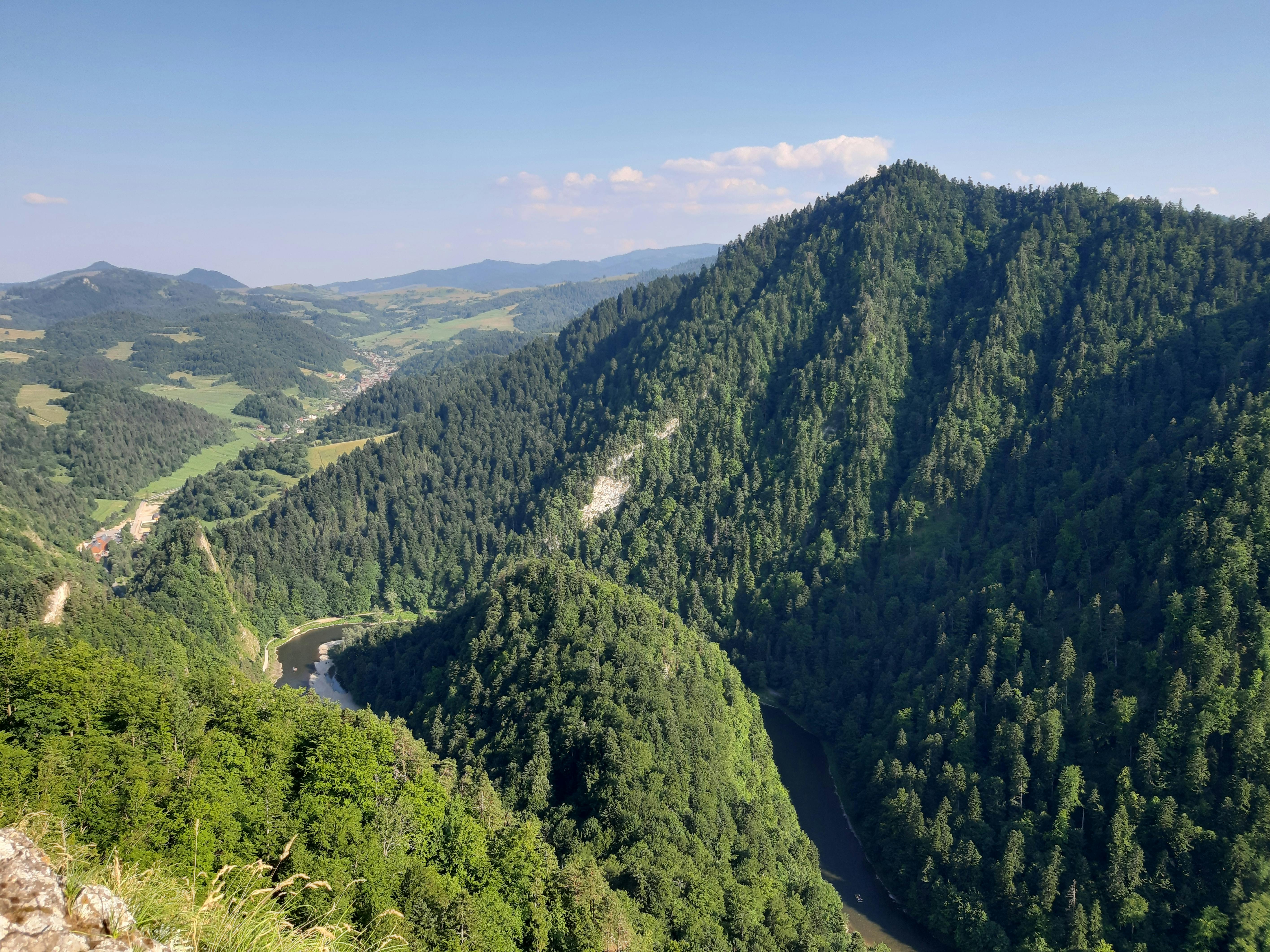 View from Sokolica of Dunajec River Gorge in Poland · Free Stock Photo