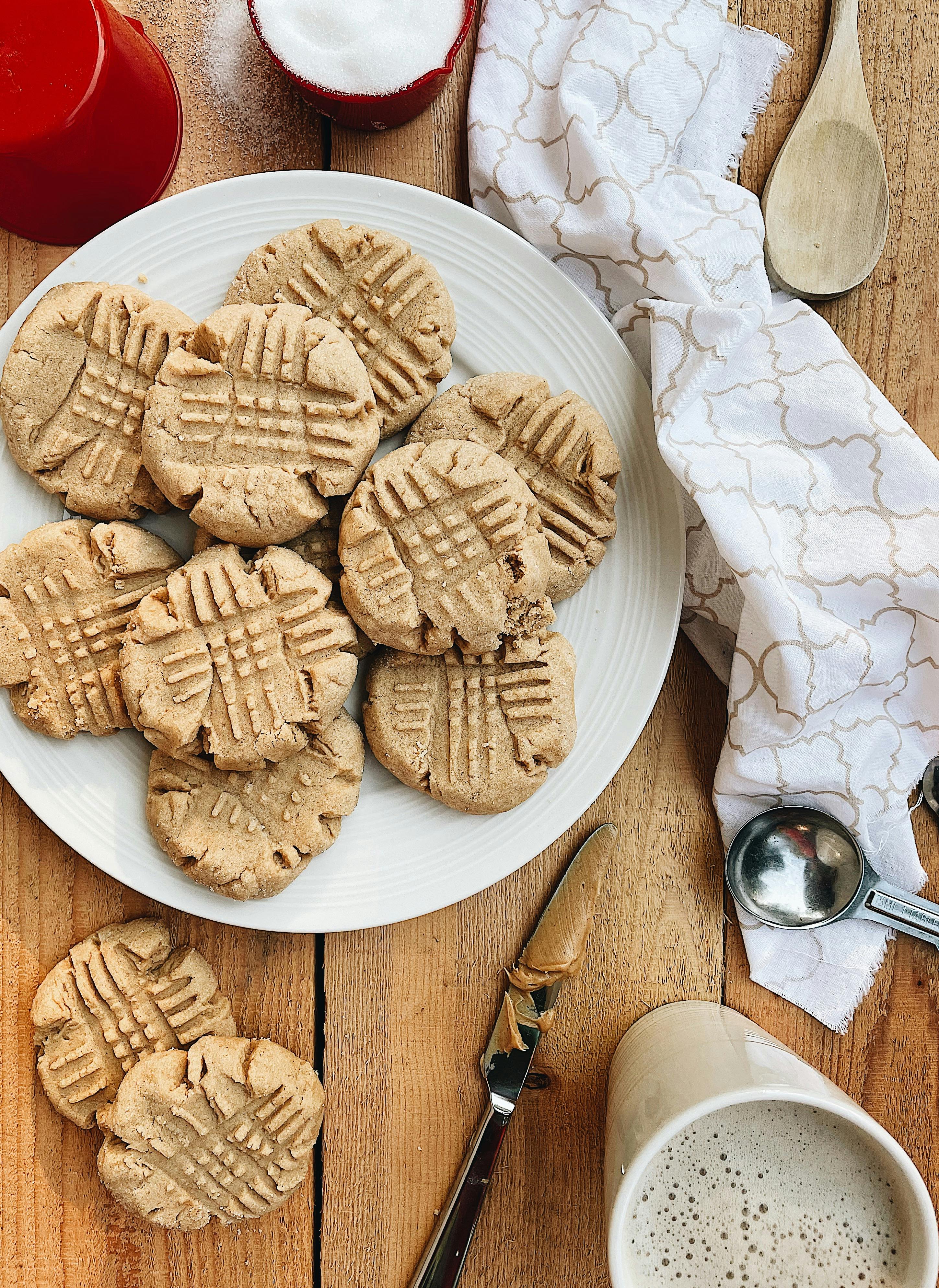 Round Cookies on a White Plate · Free Stock Photo