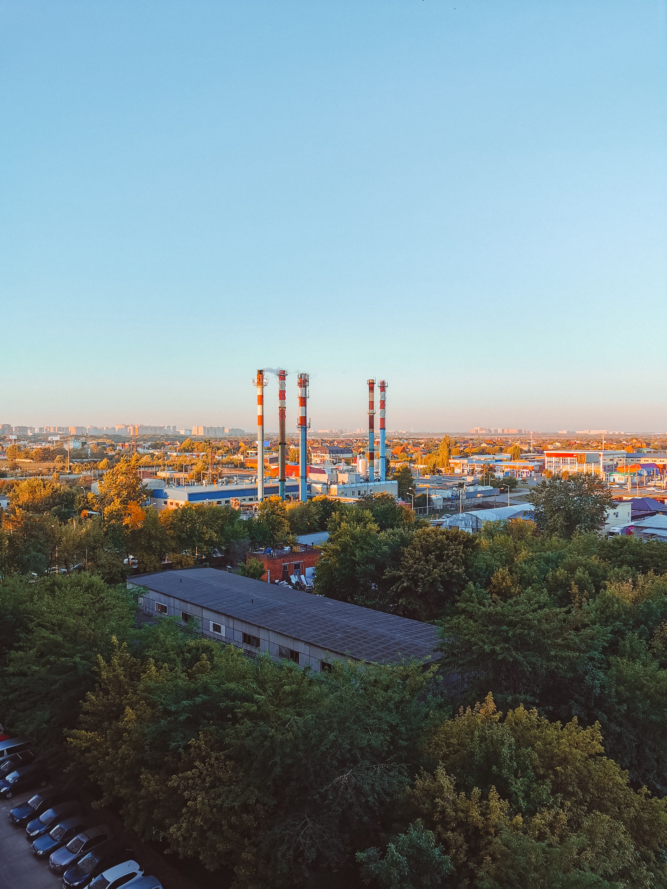 Aerial Shot of City and Factory · Free Stock Photo