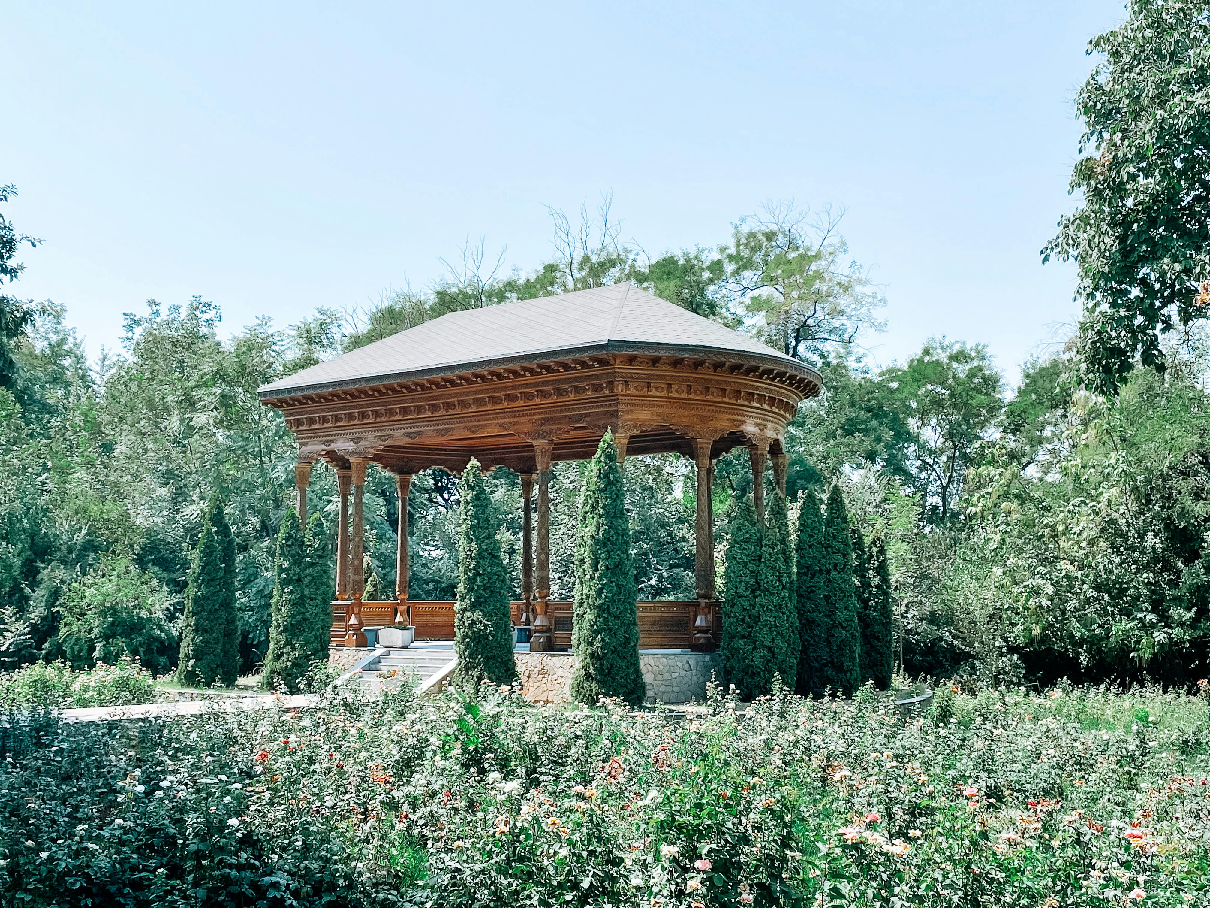 Wooden Bower in Garden · Free Stock Photo