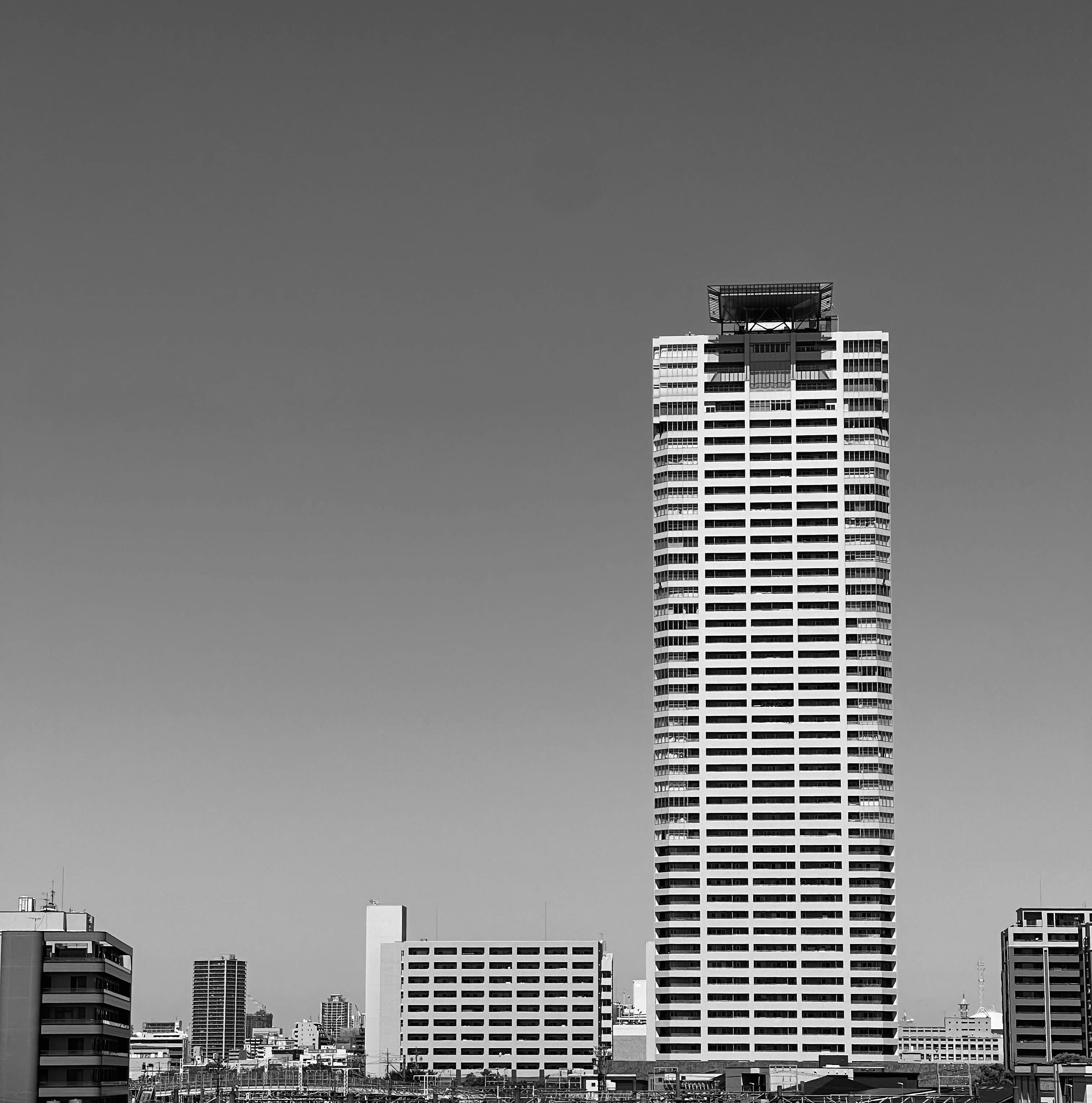 Skyscraper in Black and White · Free Stock Photo