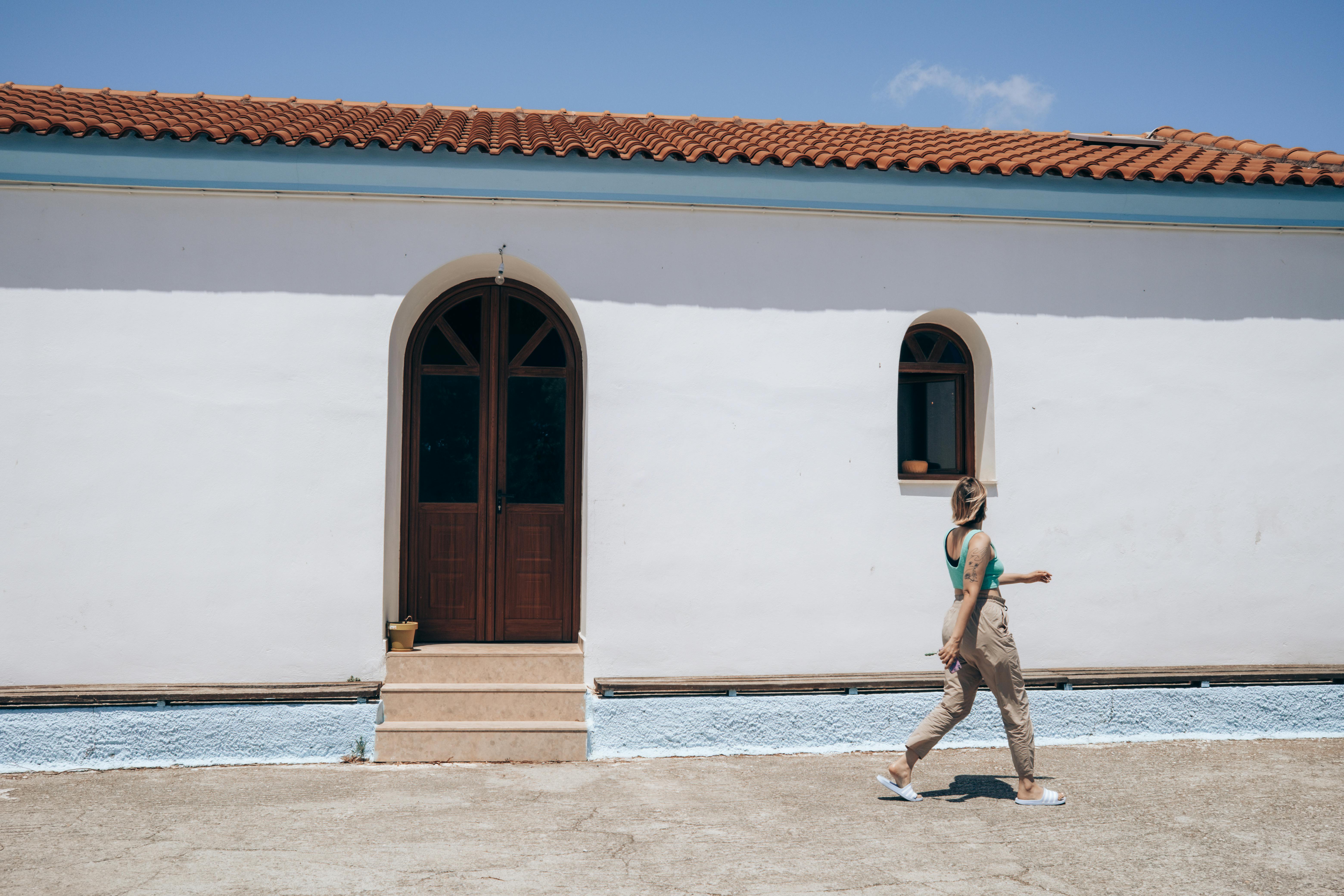 Woman Walking Window Photos, Download The BEST Free Woman Walking ...