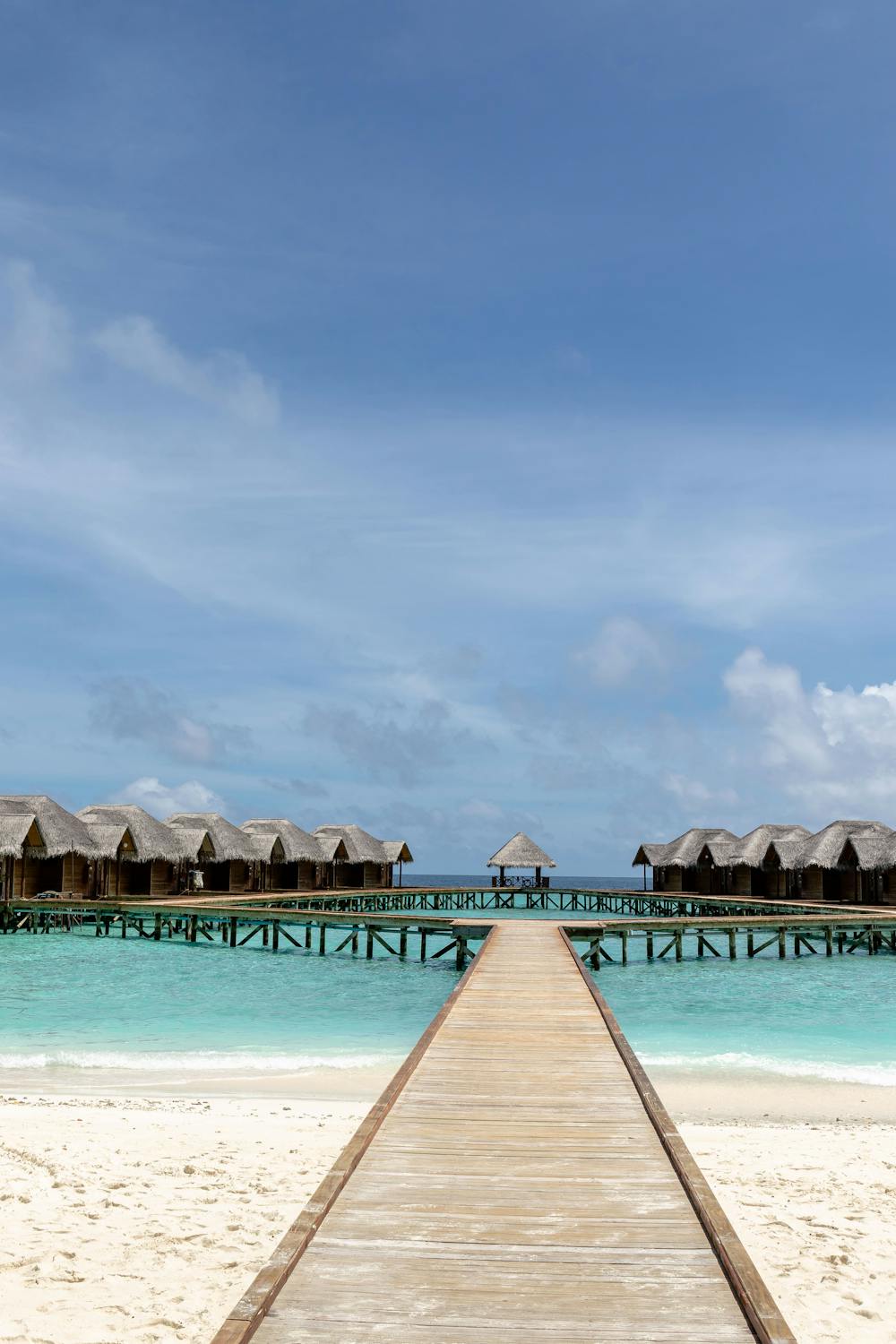 Brown Wooden Beach Lounge Chairs on Beach · Free Stock Photo Brown Wooden Beach Lounge Chairs on Beach · Free Stock Photo