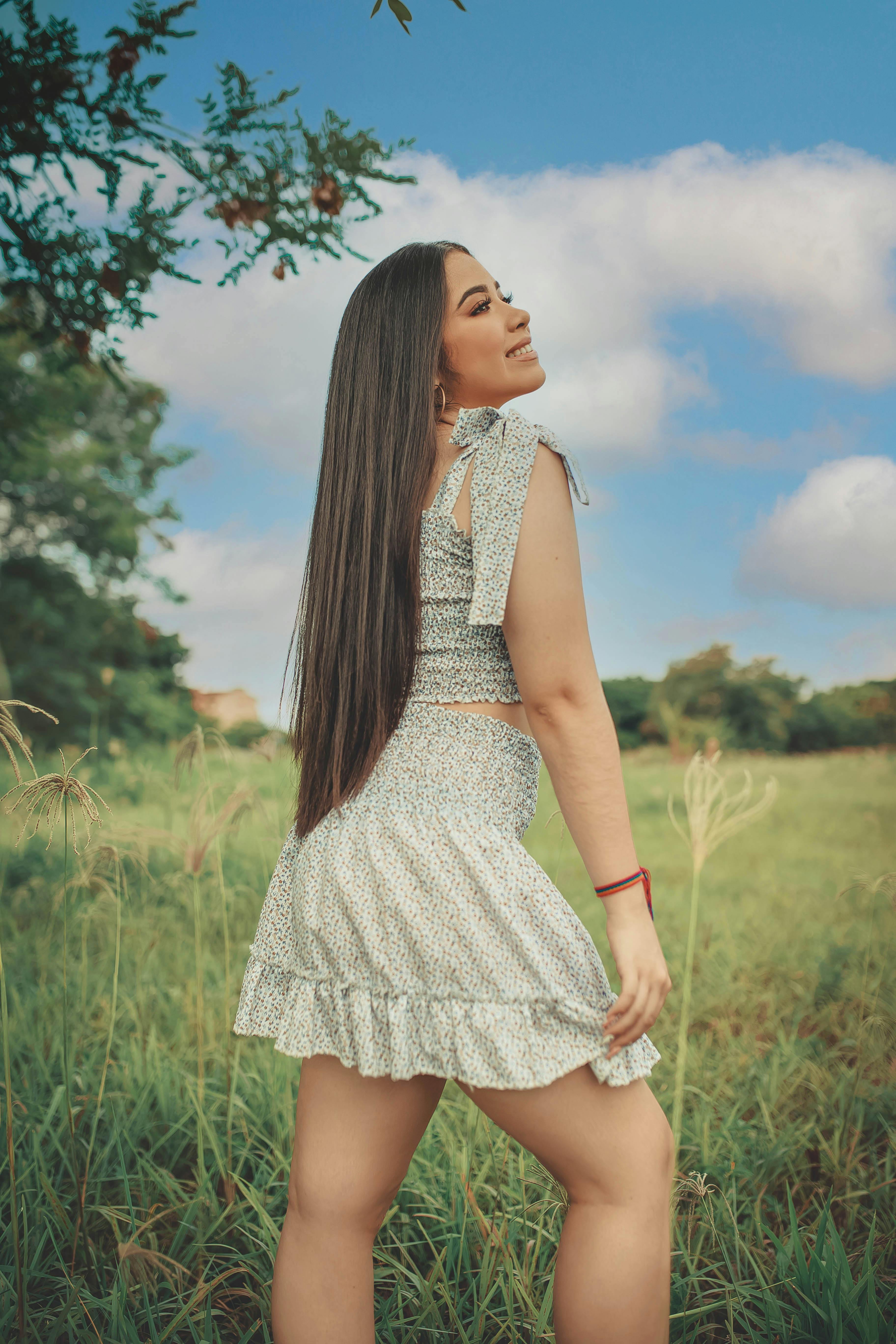 Brunette in Negligee in Lavender Field · Free Stock Photo