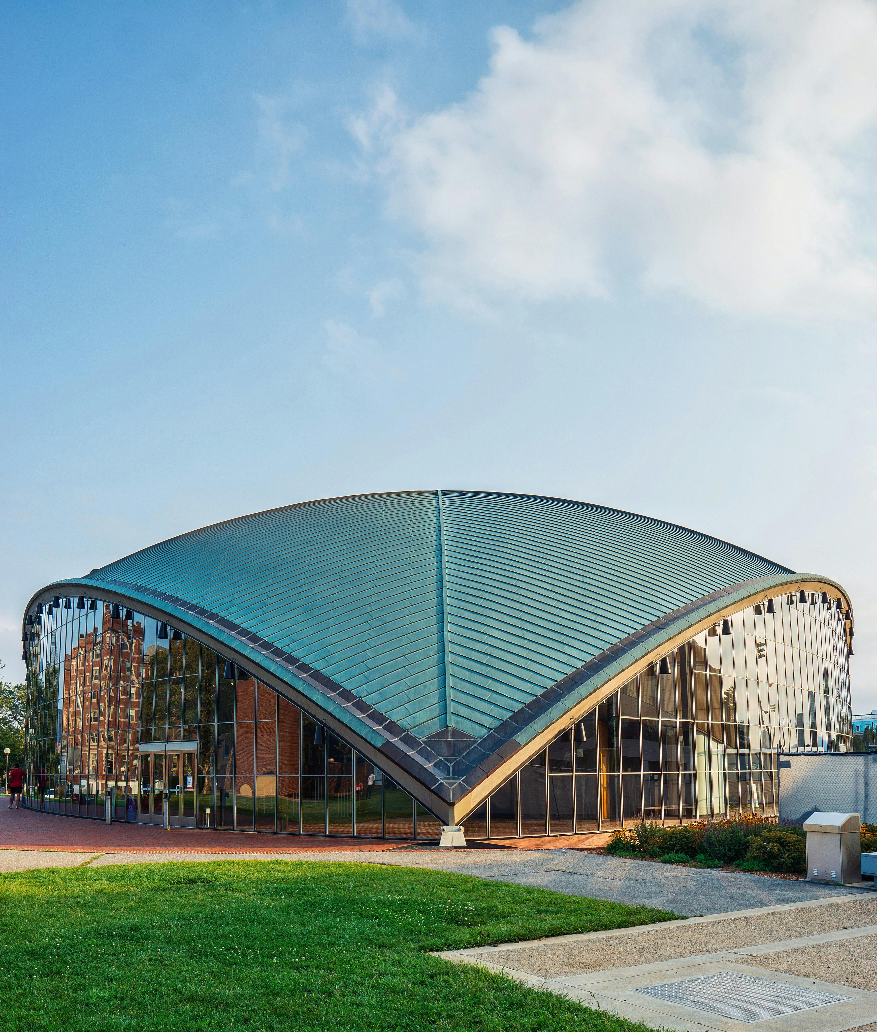 Modern Futuristic Glass Building · Free Stock Photo