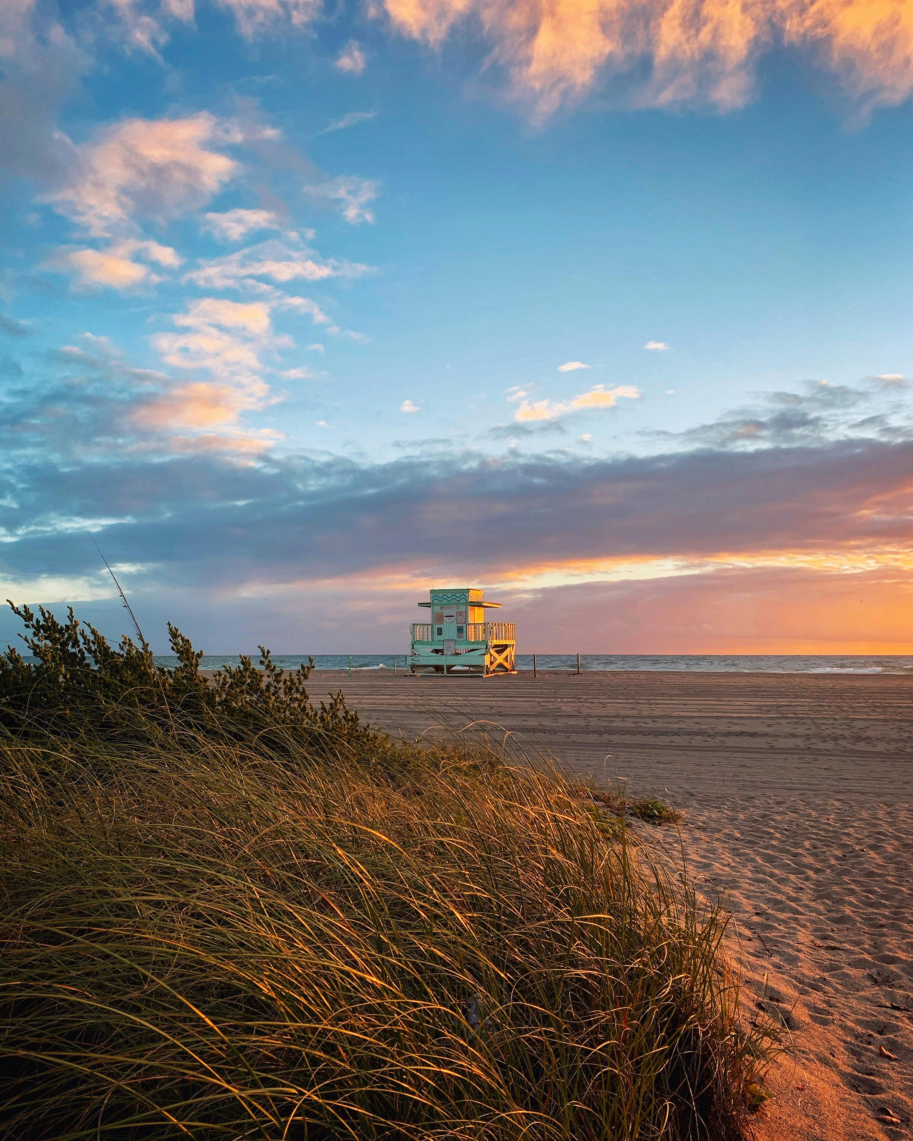 Gray Sand Anchor Near Seashore · Free Stock Photo