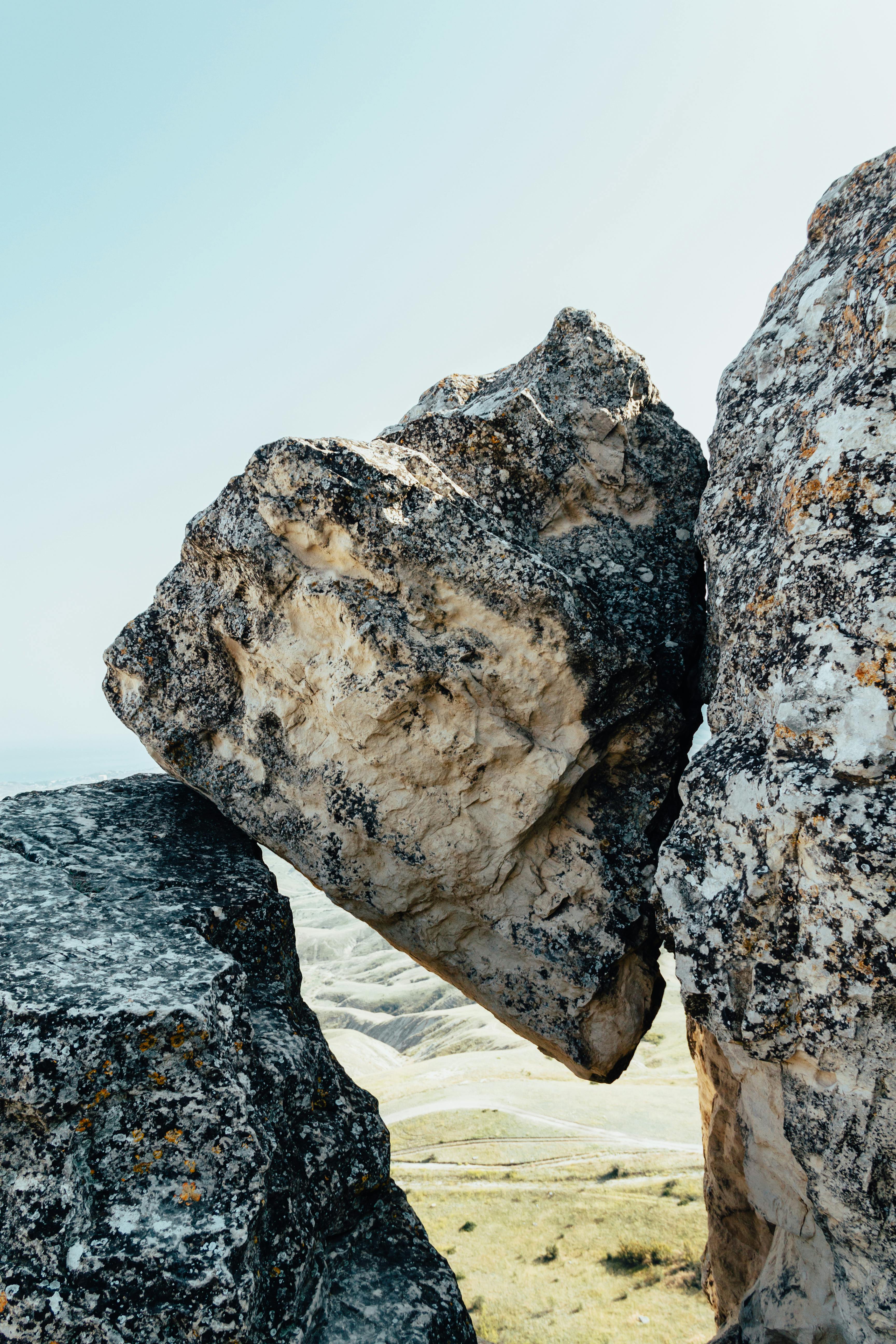 Grey and Black Rock Formation · Free Stock Photo