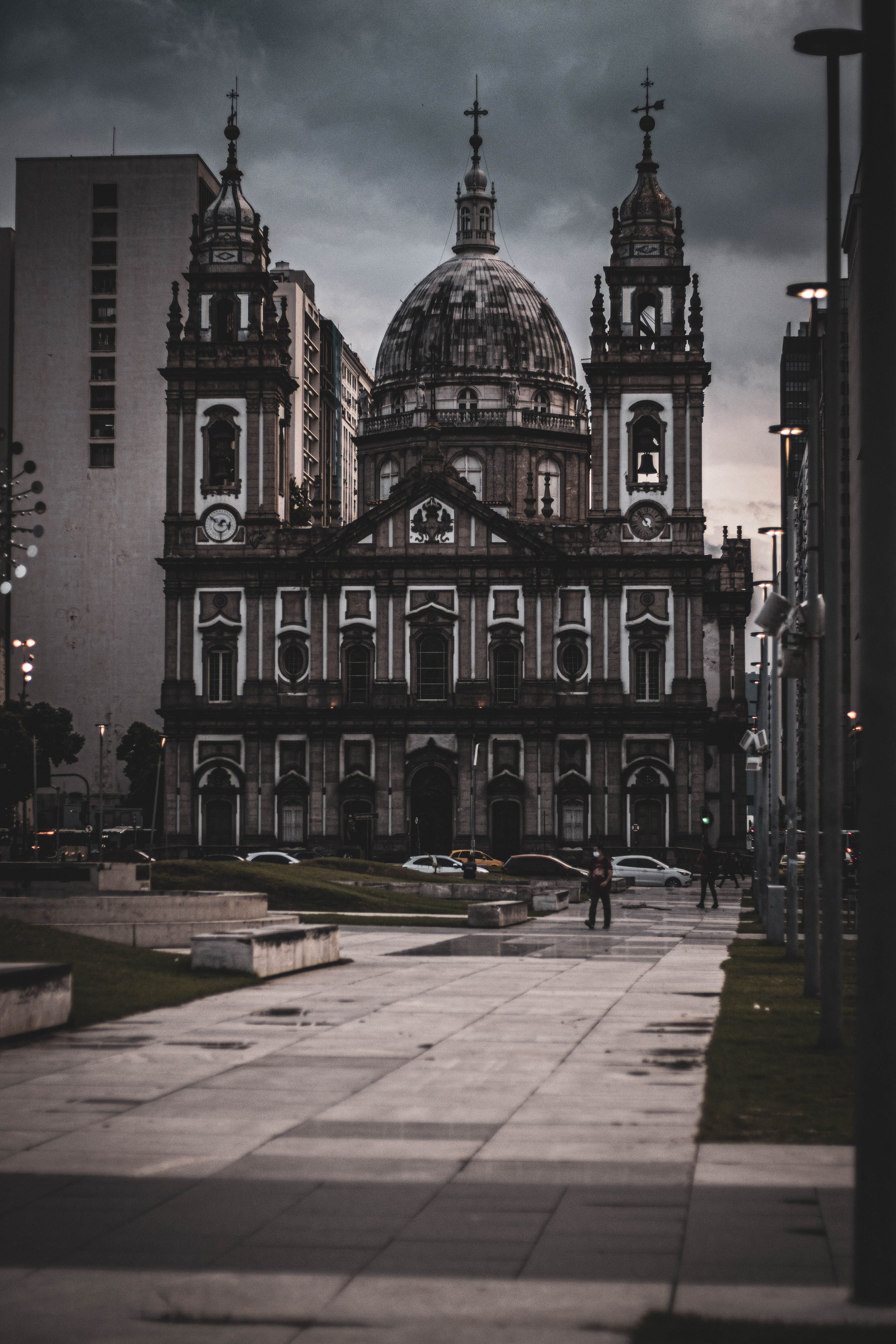People Walking Near the Church · Free Stock Photo