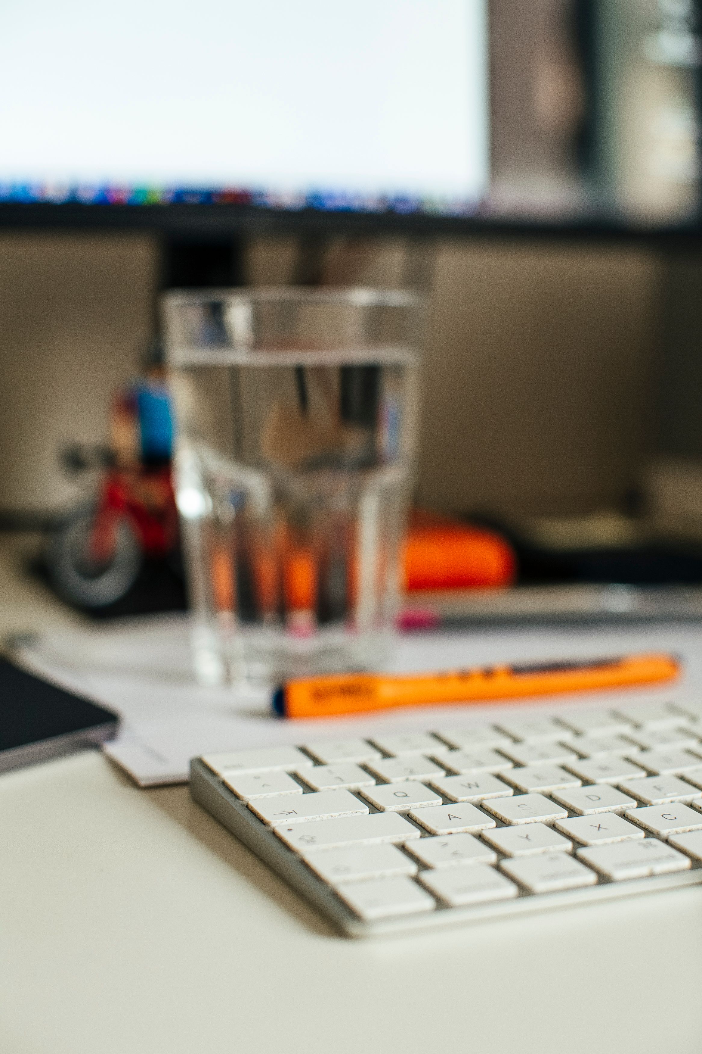 A Close-Up Shot of a Keyboard · Free Stock Photo