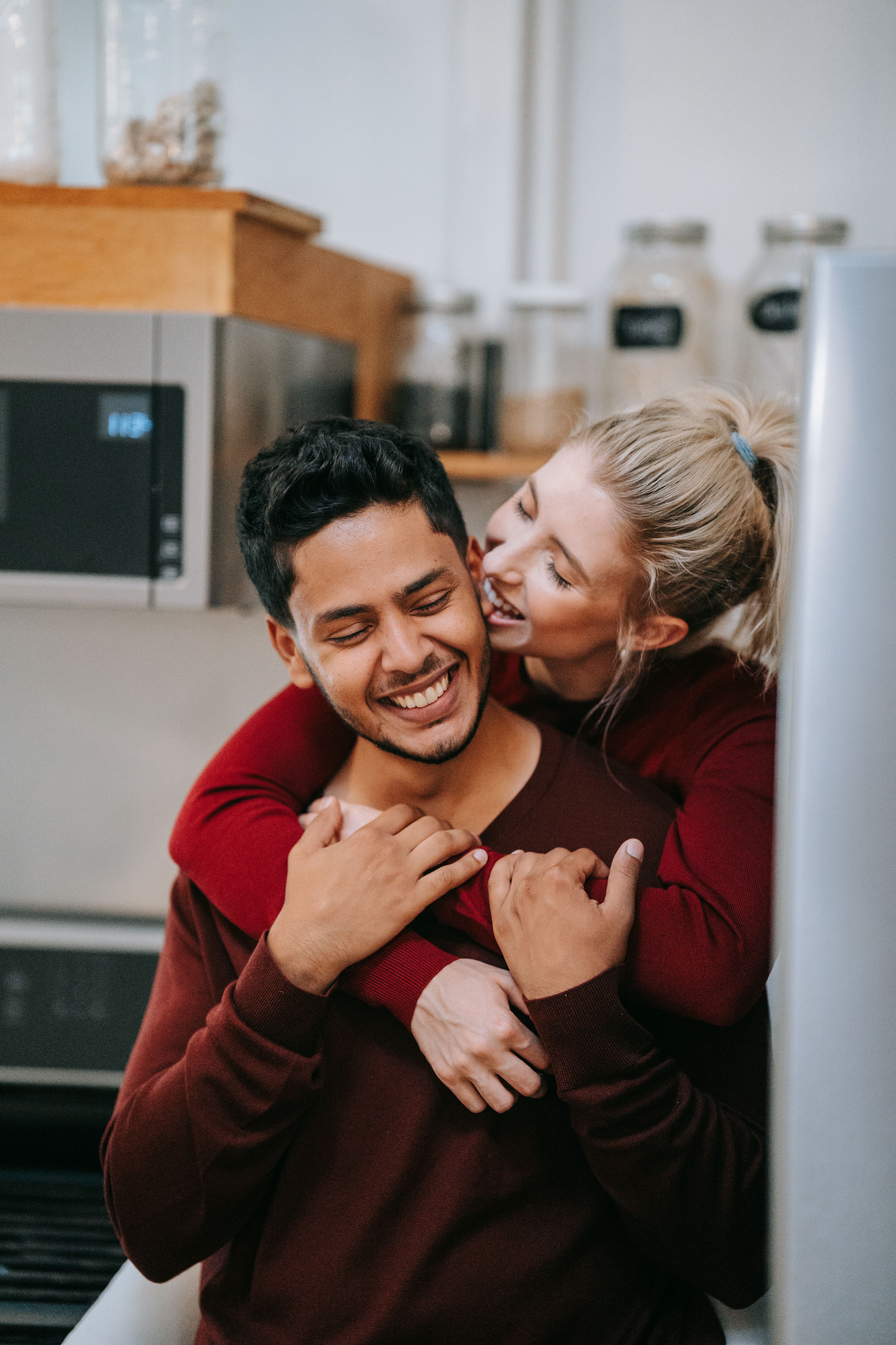 Close-Up Shot of a Romantic Couple · Free Stock Photo