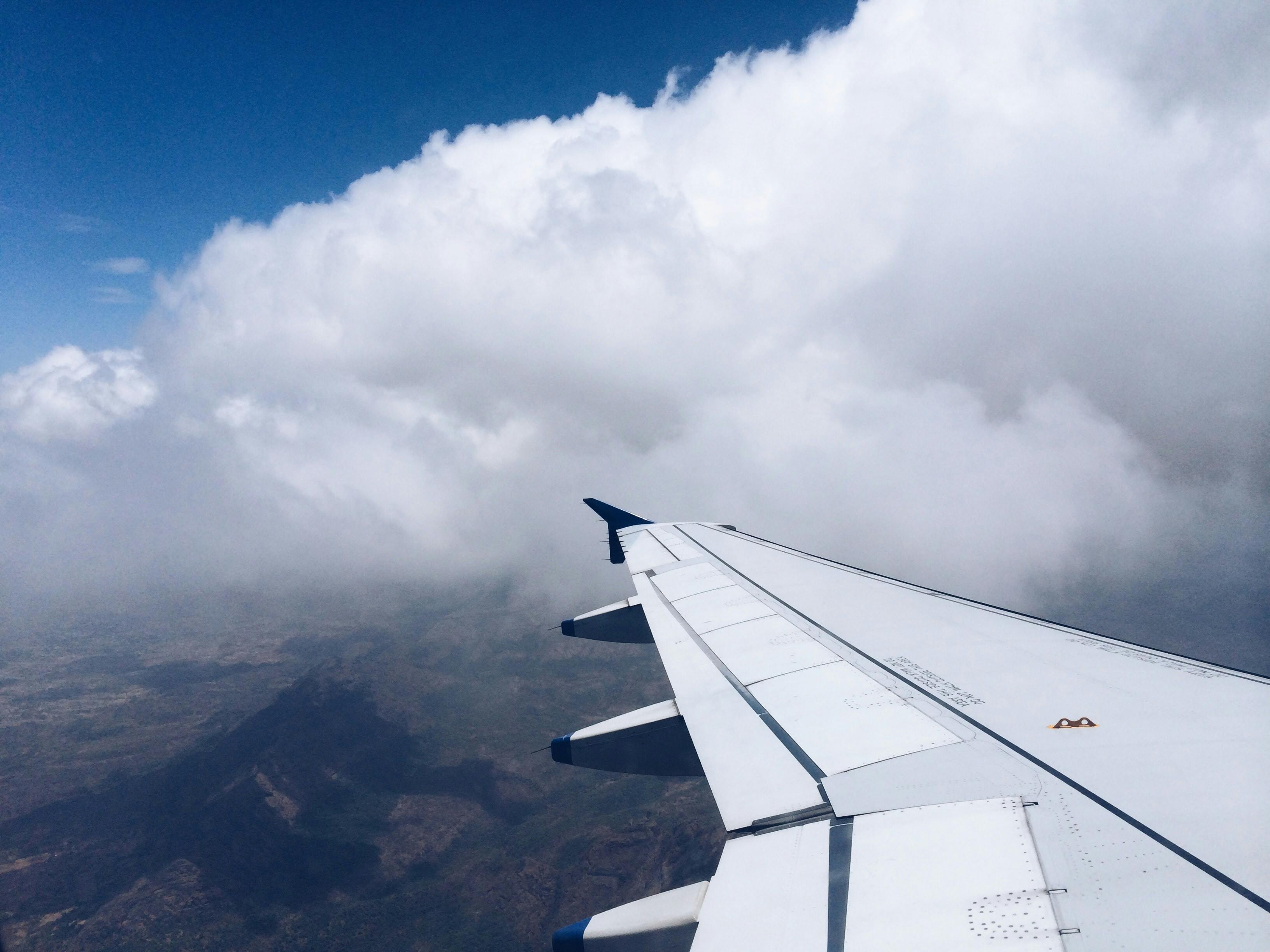 10,000+ Best Airplane Wing Photos · 100% Free Download · Pexels Stock ...