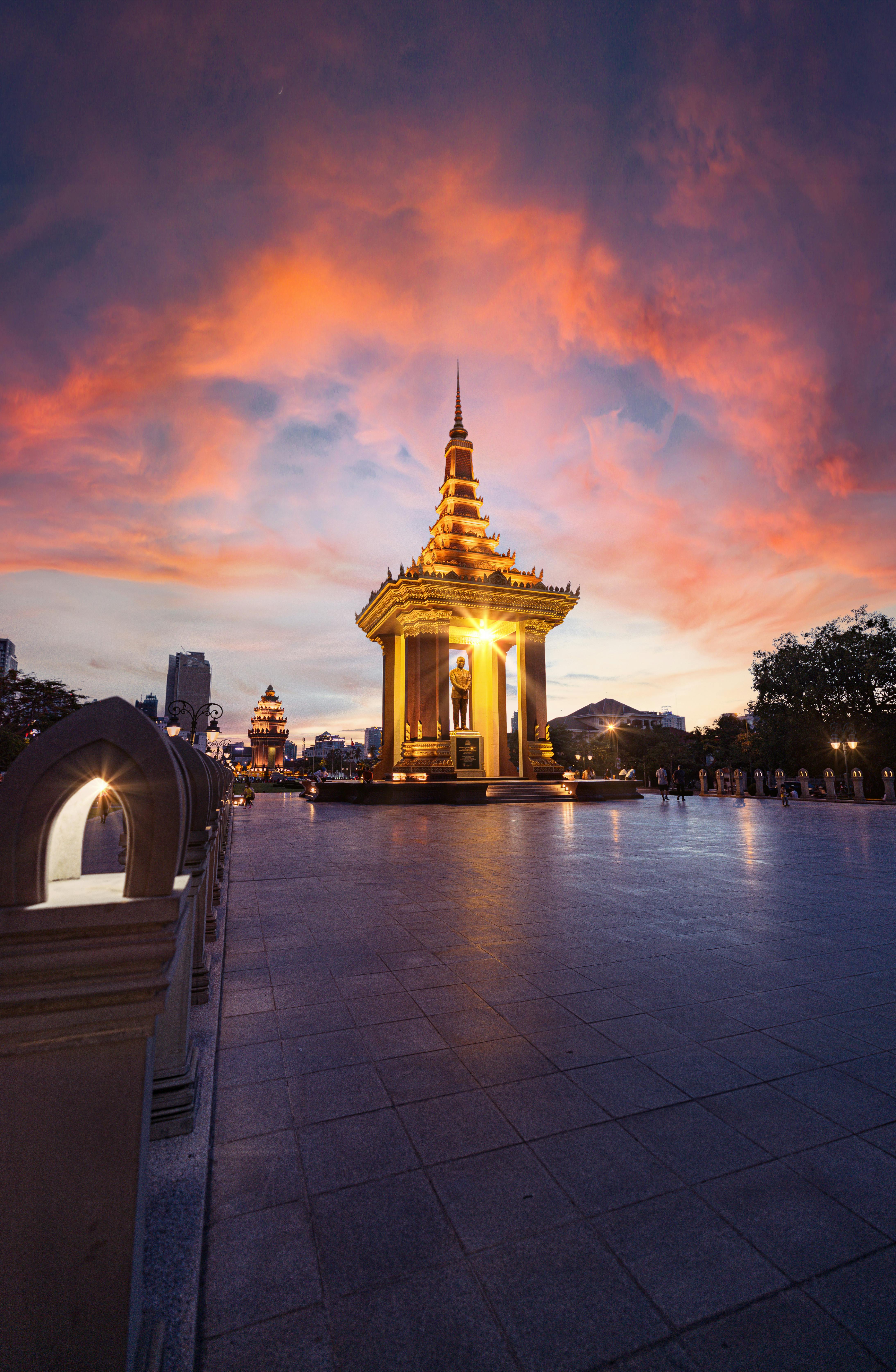 A Golden Monument with Spire During Sunset · Free Stock Photo