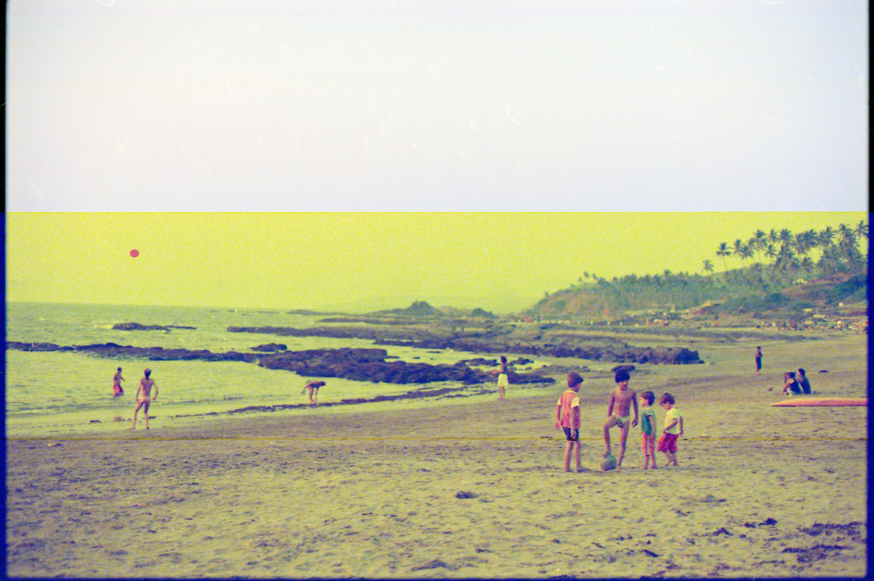 Children Playing on the Beach · Free Stock Photo