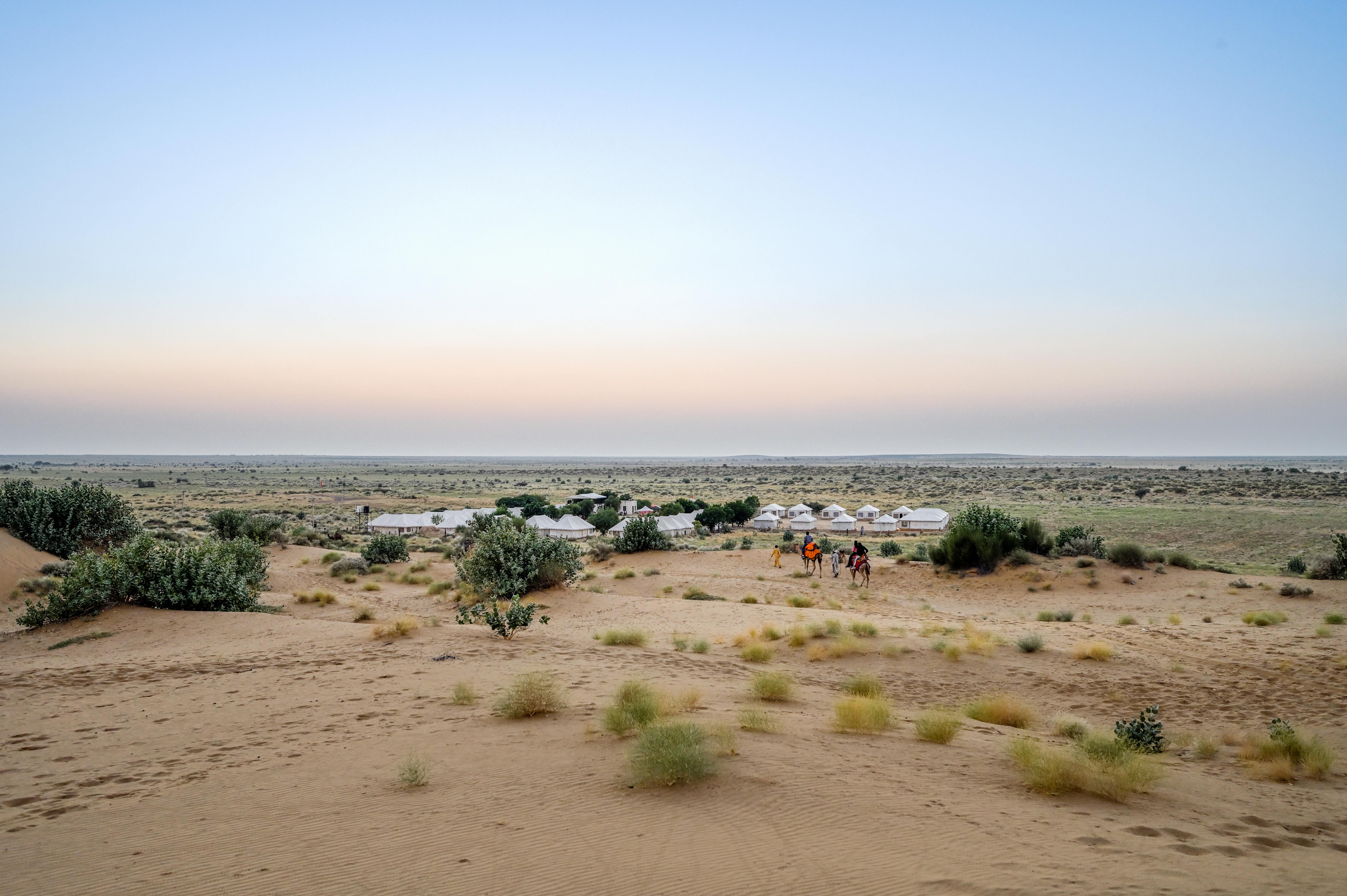 Yurts in a Deserts · Free Stock Photo