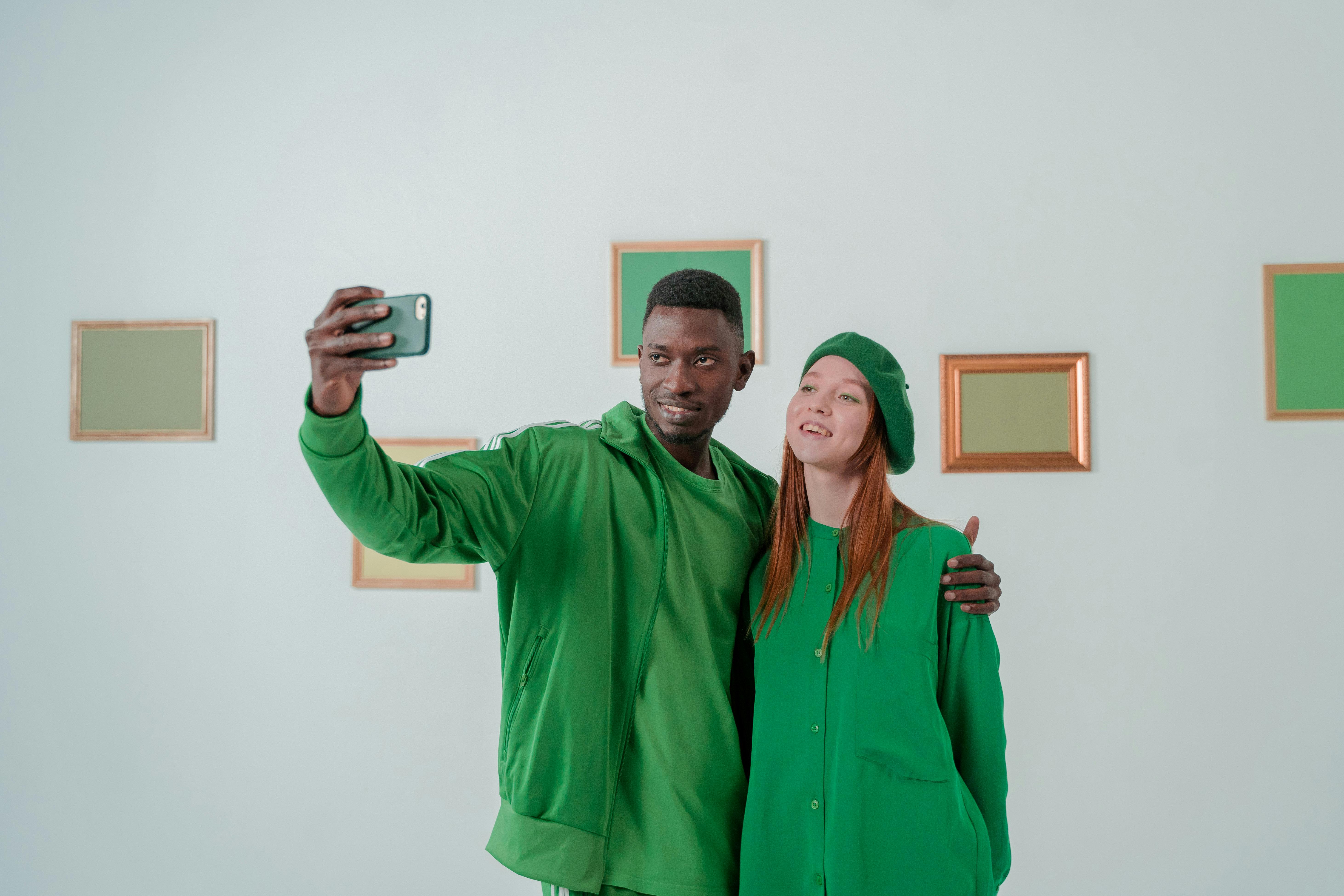 80,000+ Best Green Clothes Photos · 100% Free Download · Pexels Stock ...