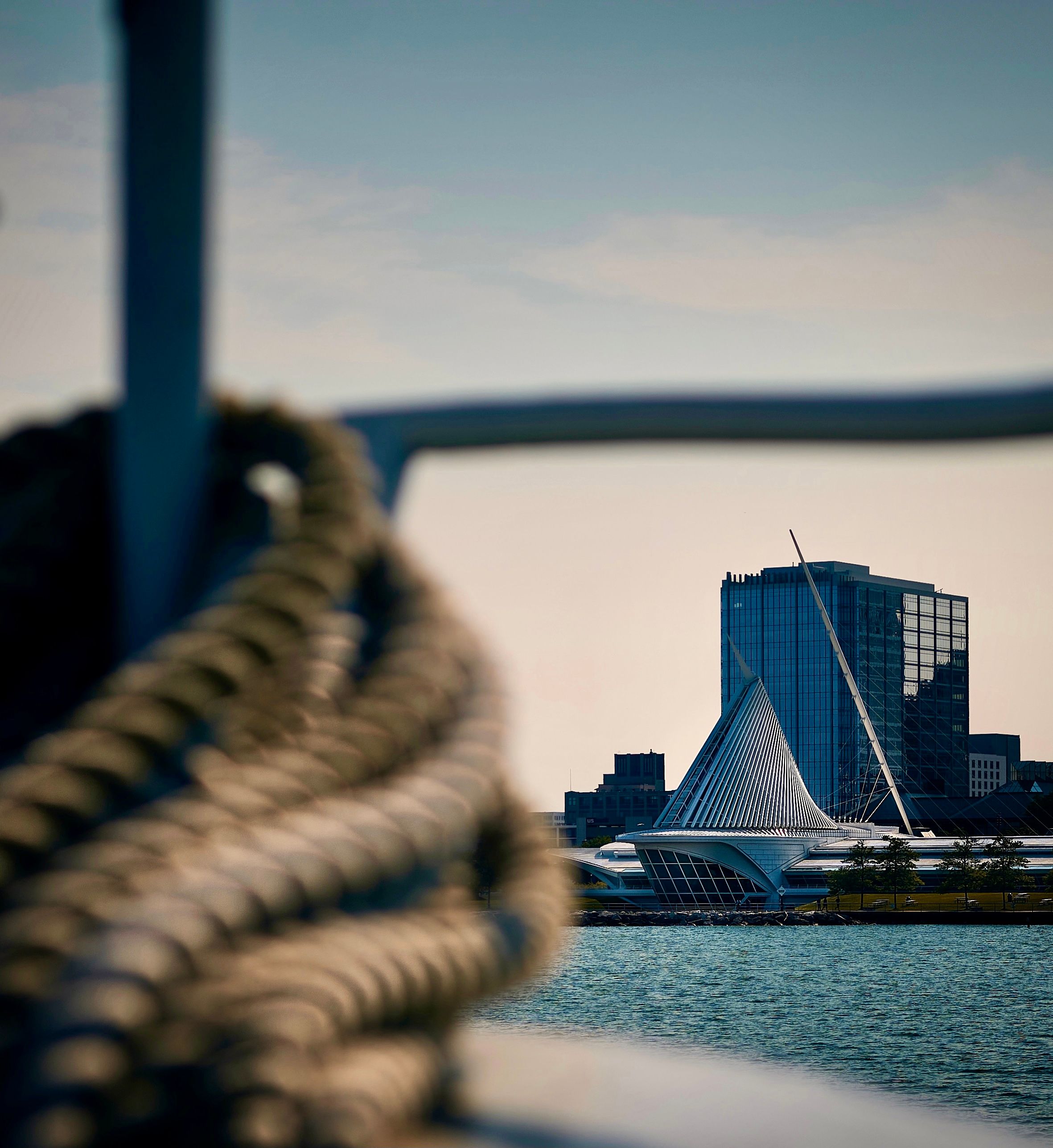 Buildings near the Sea · Free Stock Photo