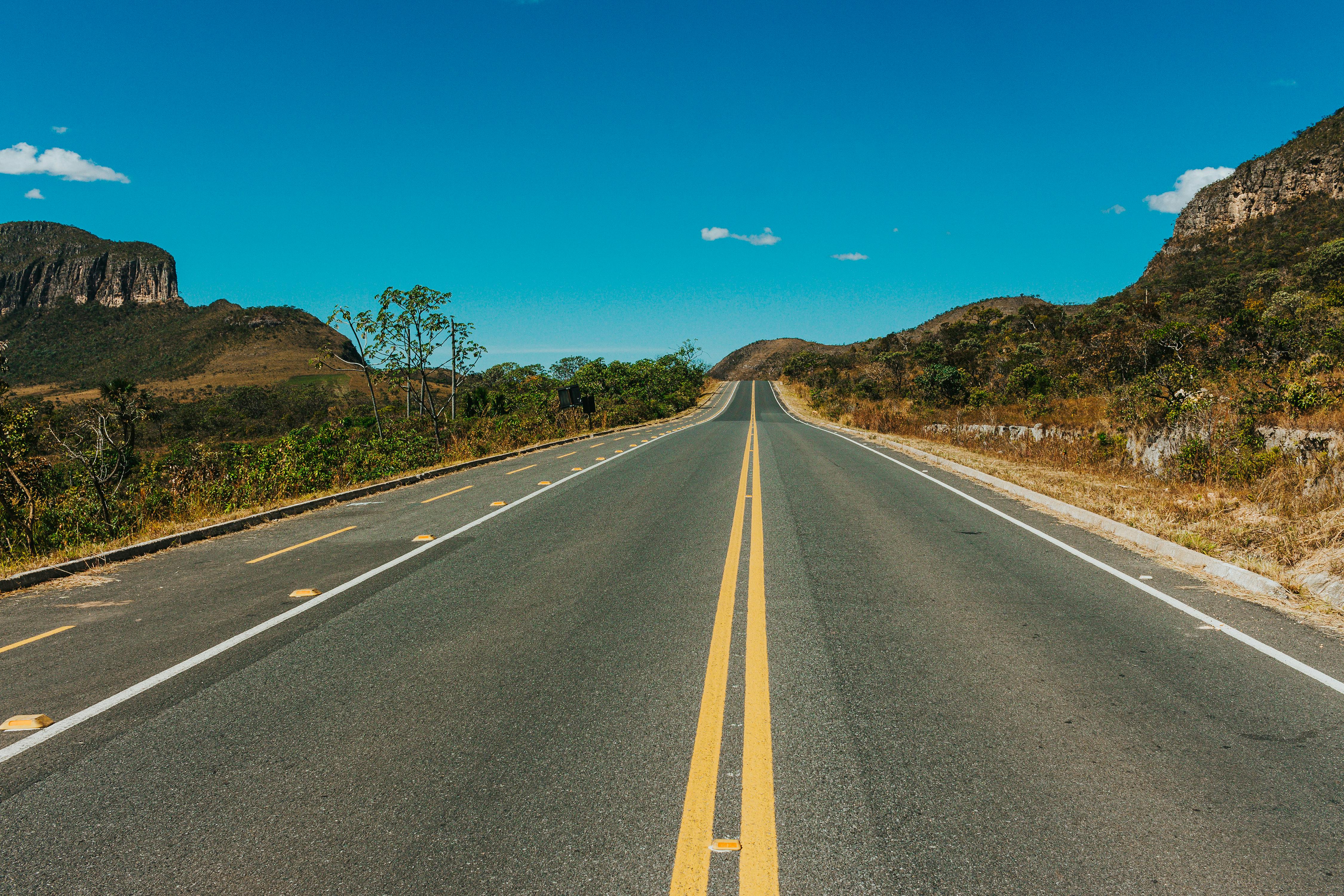 Long Stretch Road In A Desert Photos, Download The BEST Free Long ...