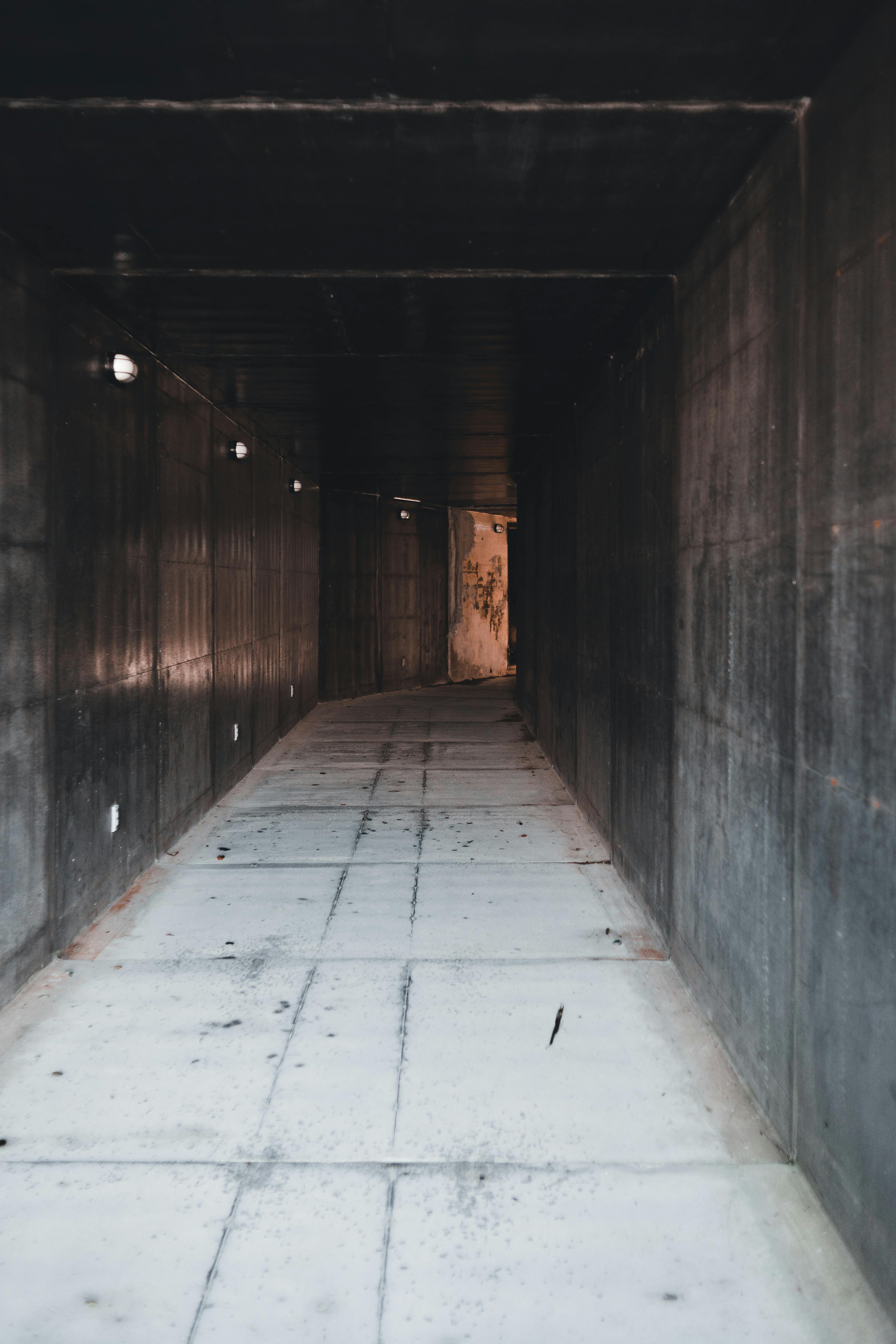 Stalactites Sur Les Murs De La Mine De Sel En Roumanie · Photo gratuite